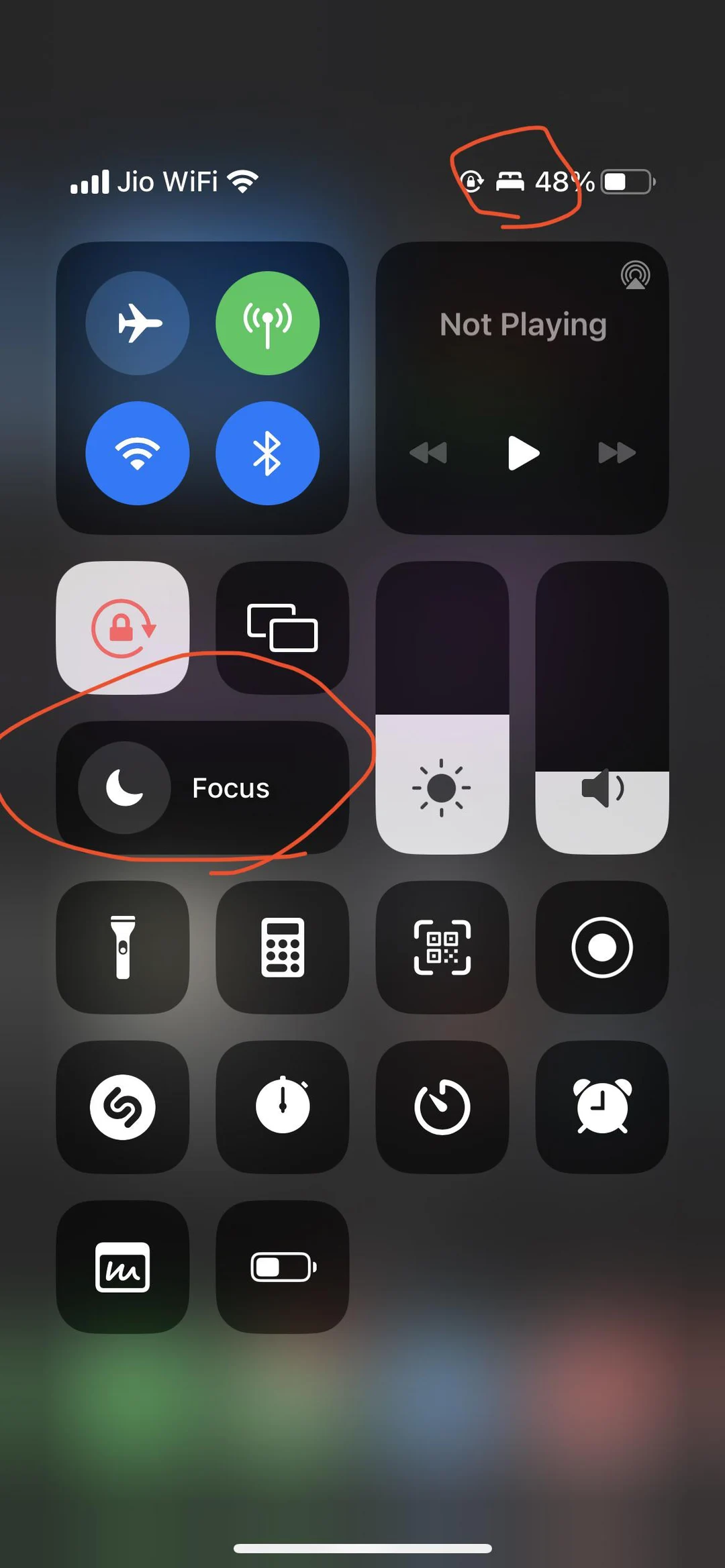 Sleep focus icon is showing on top menu even though sleep focus mode is not selected. Anyone ...