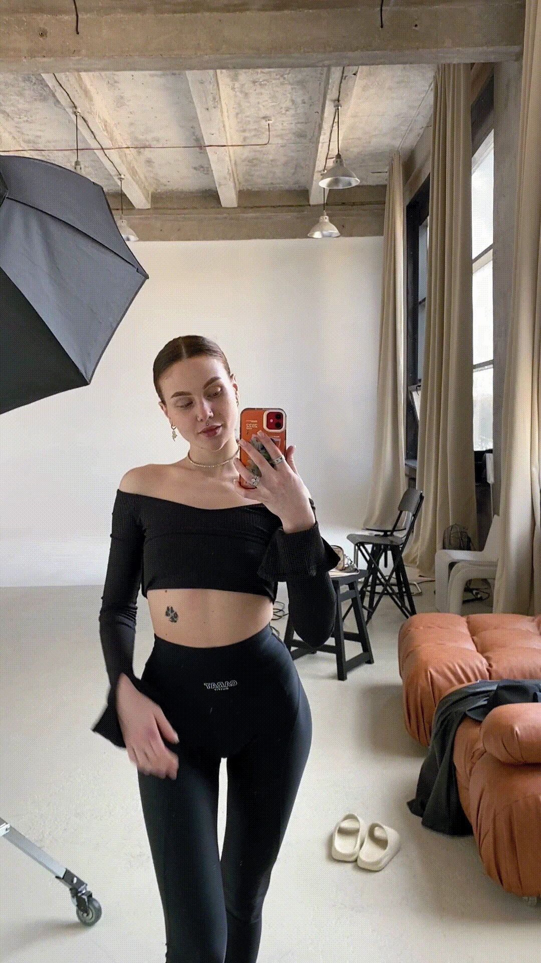 It's already like home in the studio | Scrolller