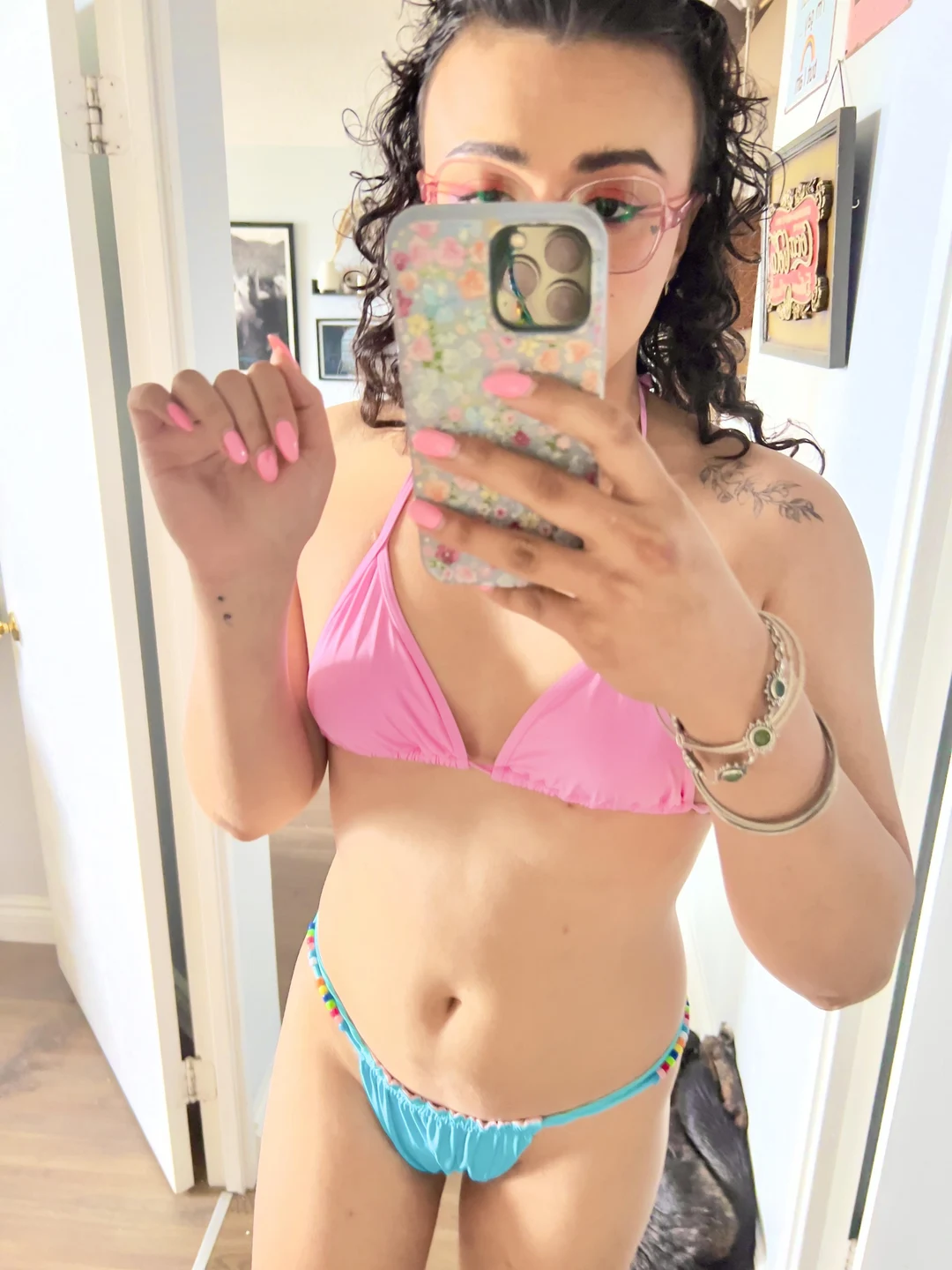 Finally learned how to tuck and got myself a cute bikini set | Scrolller