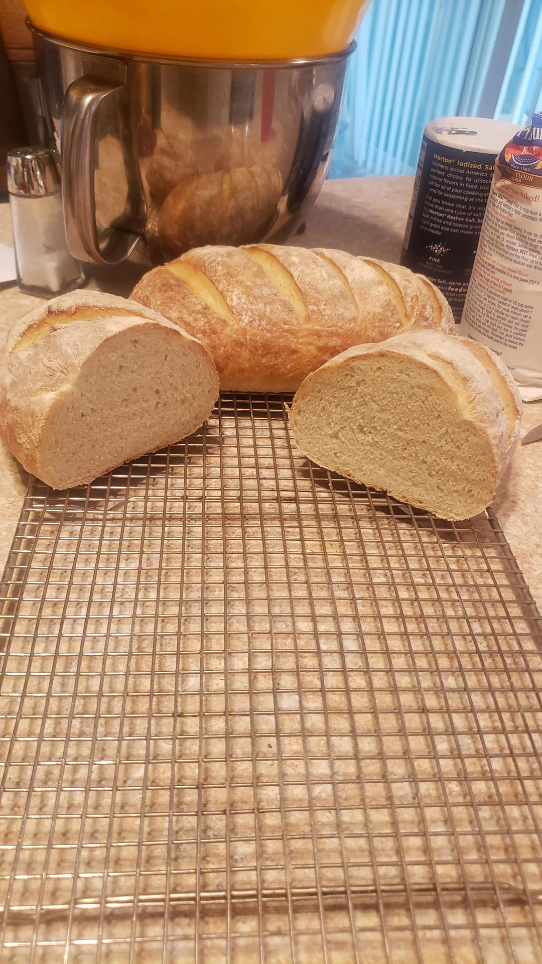 The first bread I've ever baked. | Scrolller