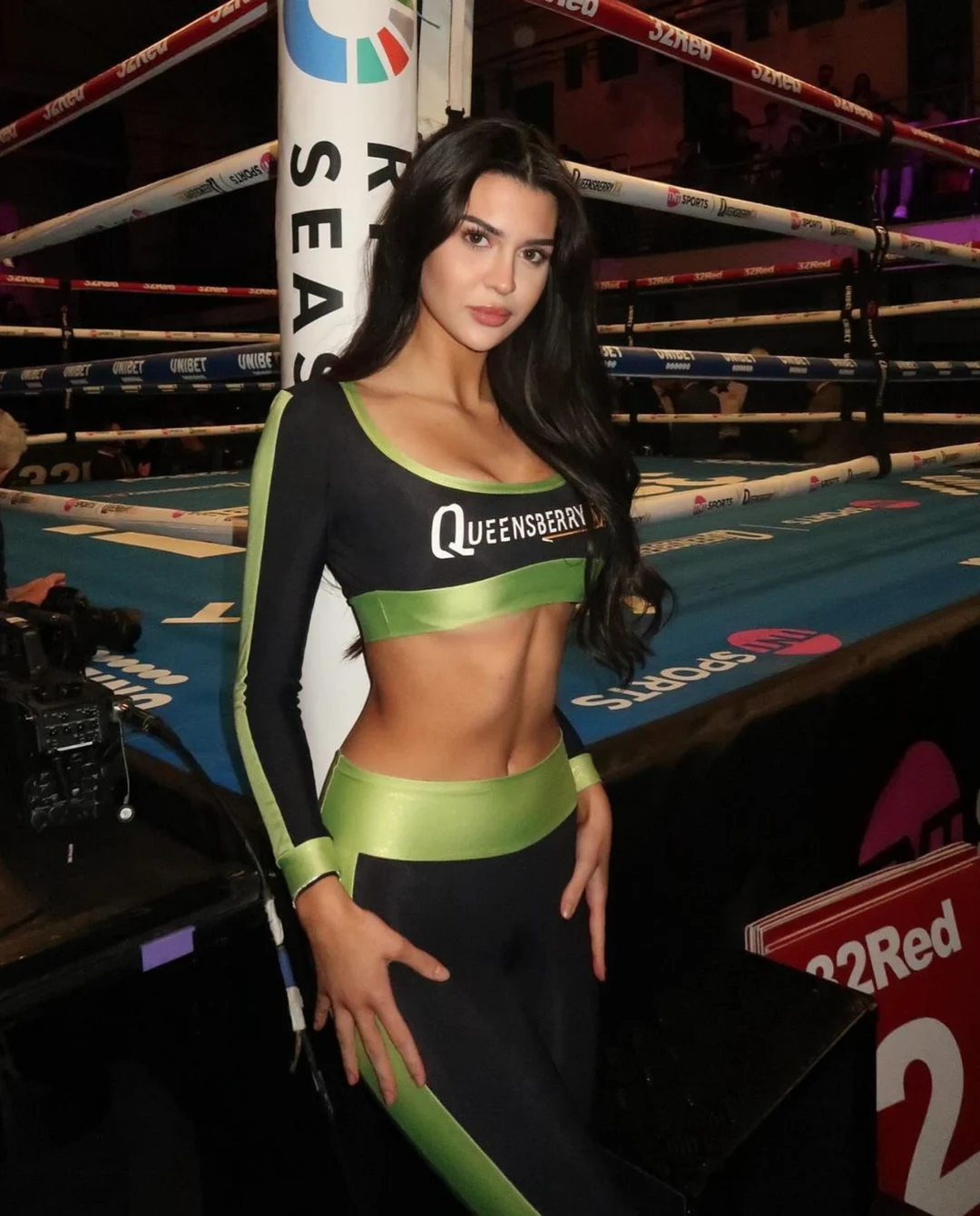Ring girl is bound to steal the show tonight | Scrolller