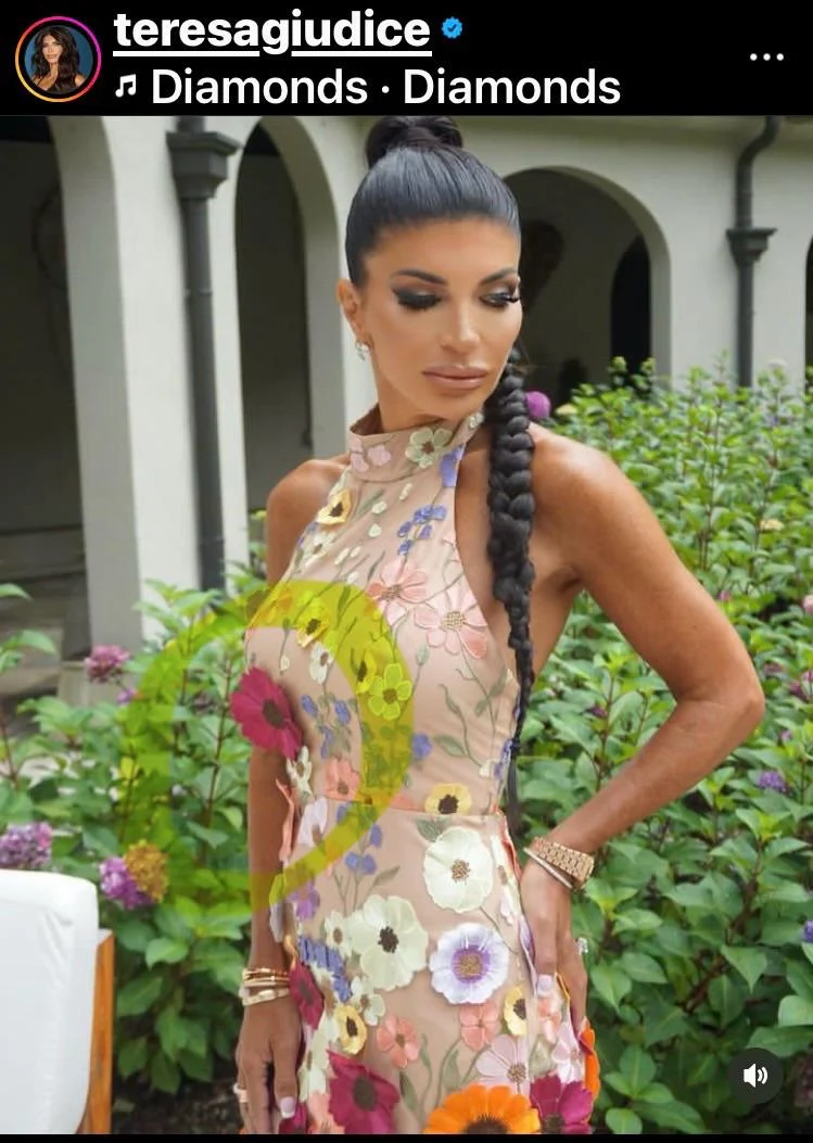 Weird placement. | Scrolller