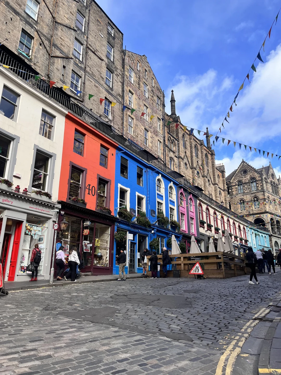 My favourite street in Edinburgh 🏴󠁧󠁢󠁳󠁣󠁴󠁿 | Scrolller