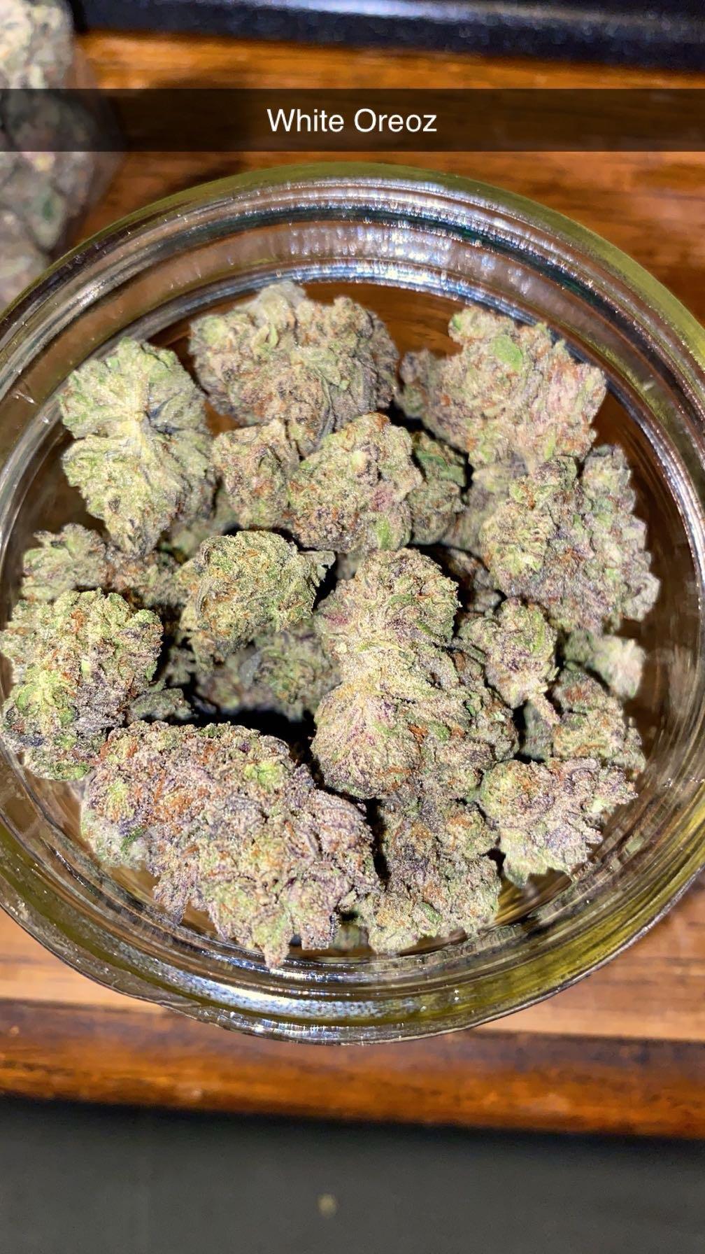 More buds | Scrolller