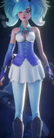 Evie wardrobe malfunction | Scrolller