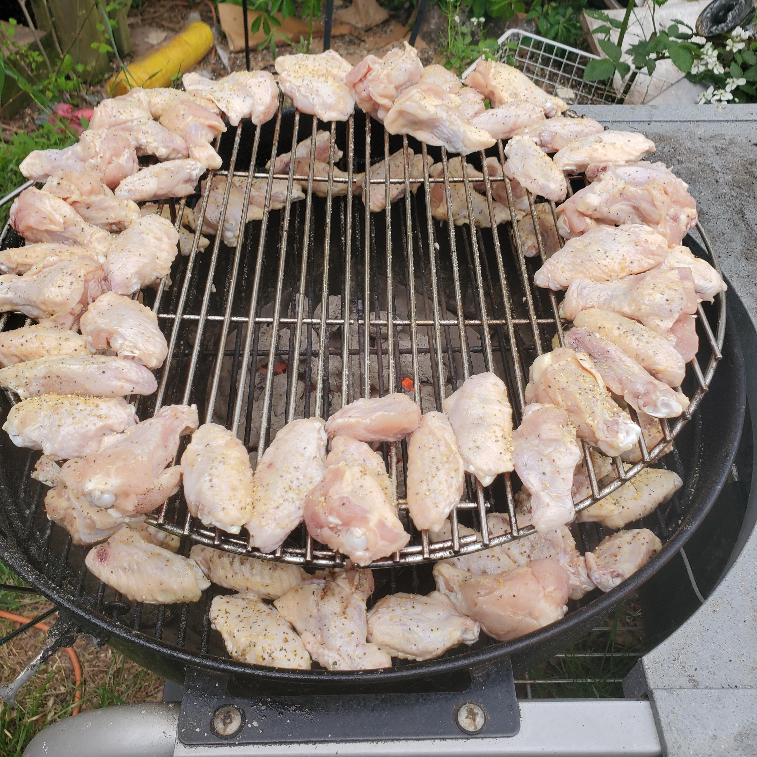 Wings on the grill! | Scrolller