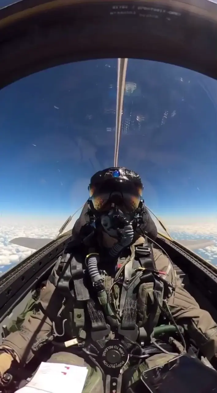 F-35 Cockpit View Air-to-Air Refueling! | Scrolller