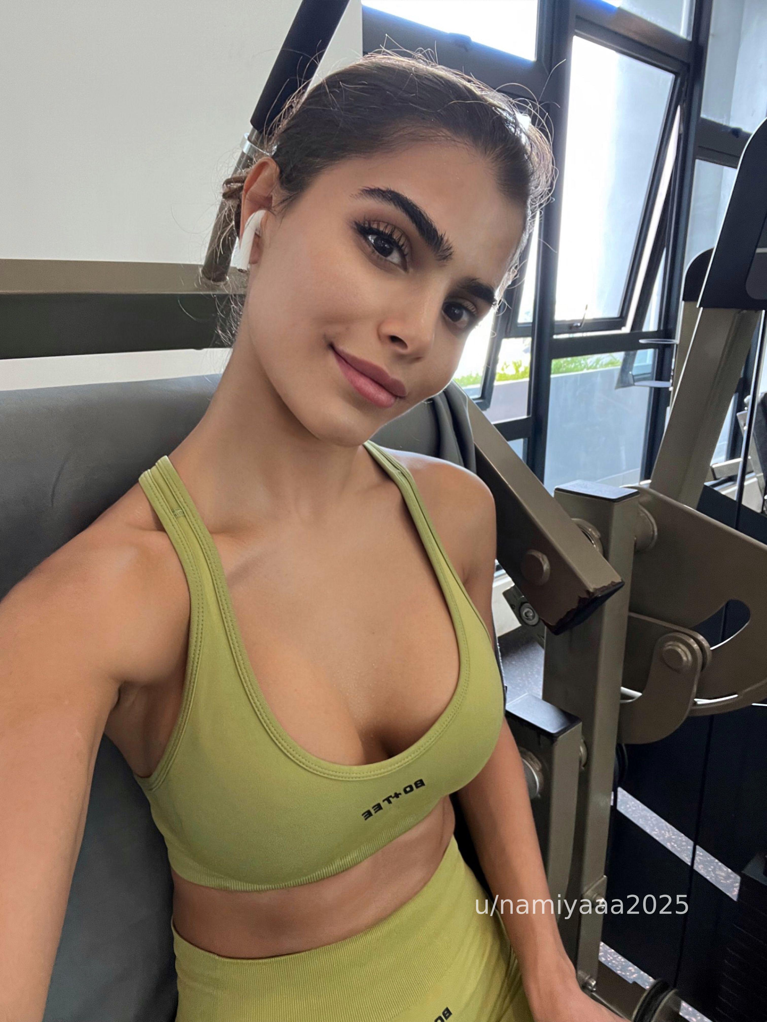 Greetings from the gym | Scrolller