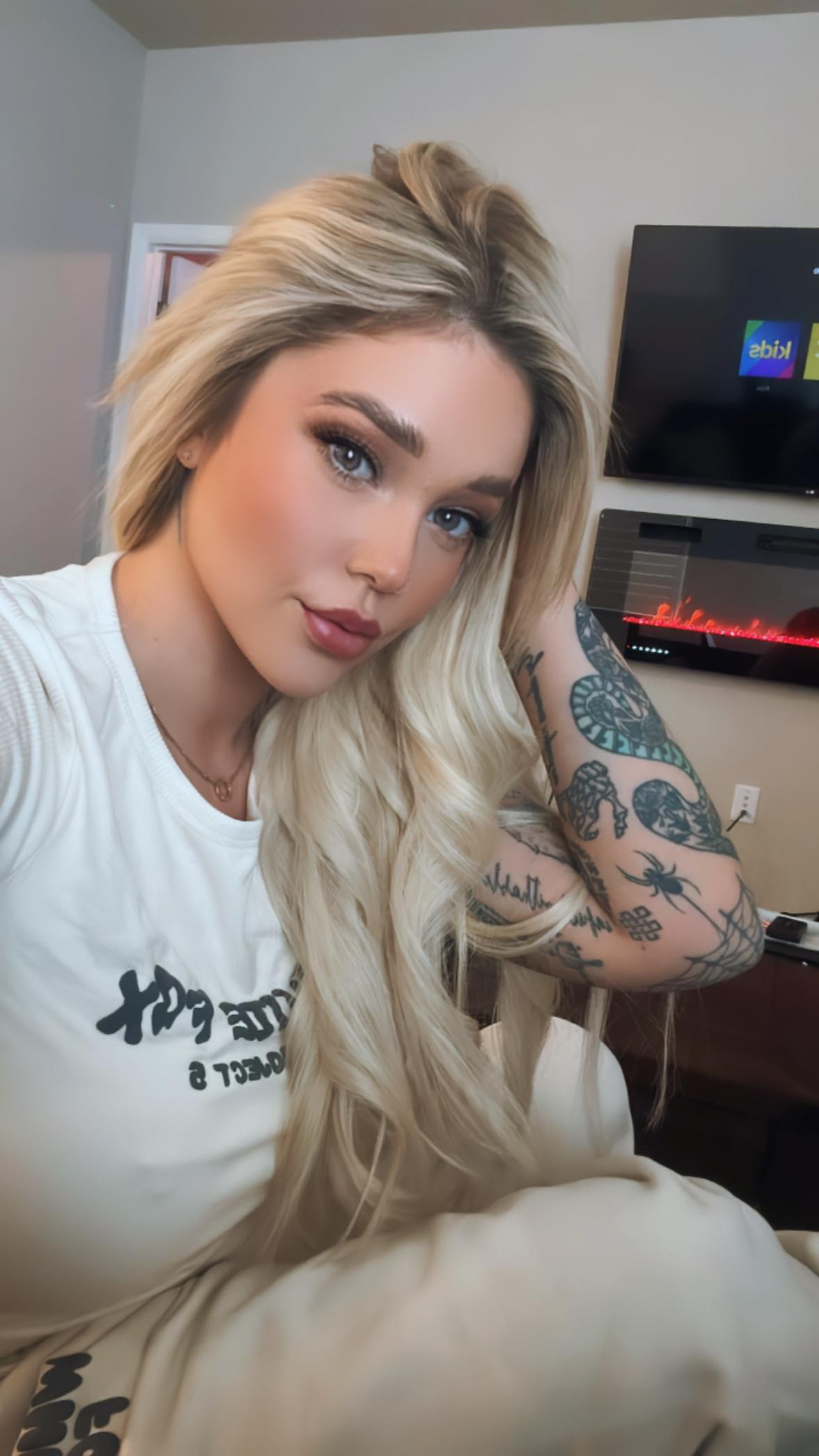 Kali Roses | Scrolller