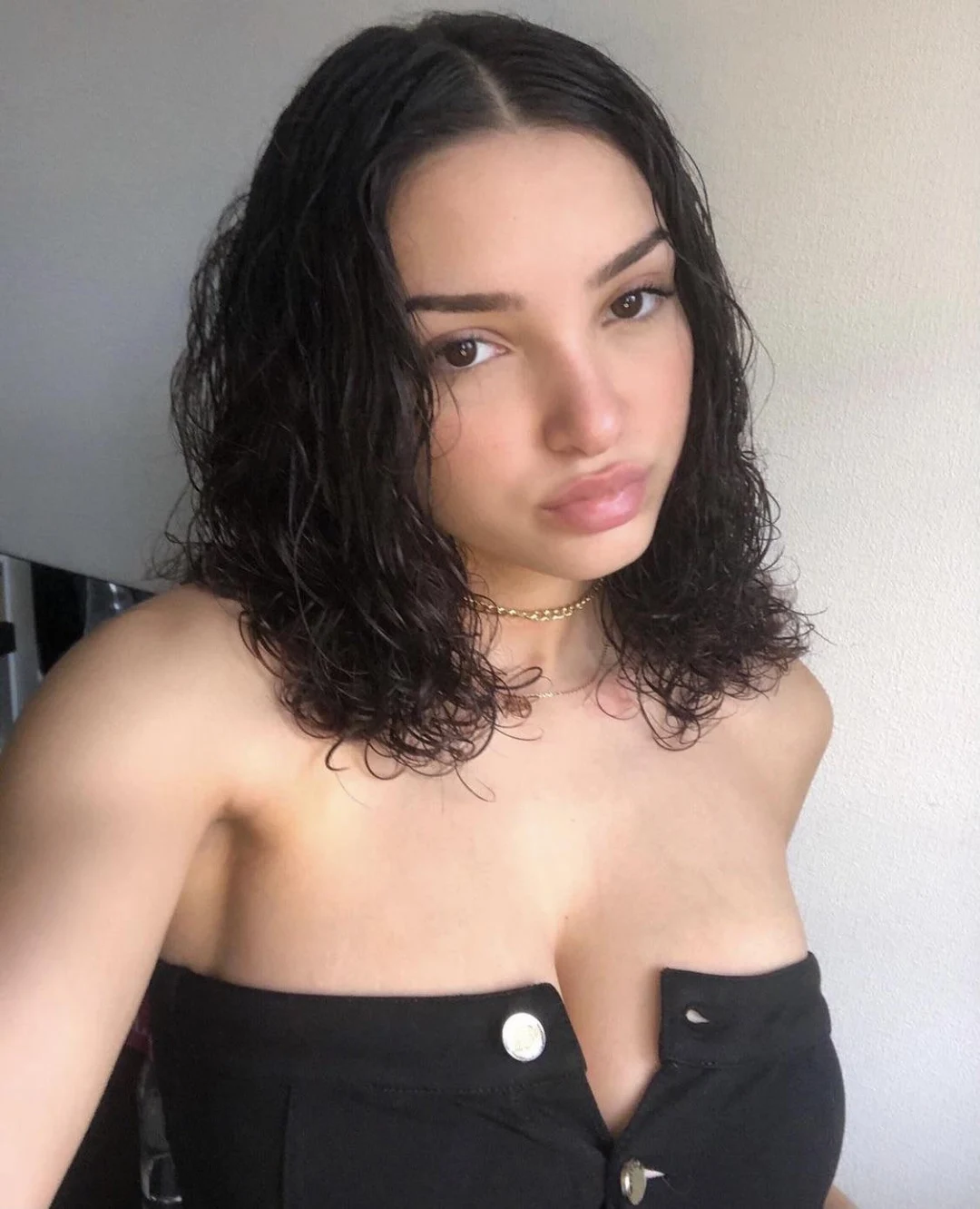 This button can’t be closed. | Scrolller