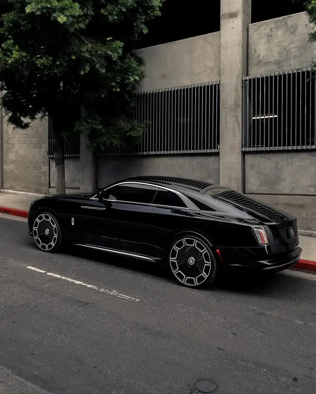 Rolls-Royce Spectre [1080 x 1350] | Scrolller