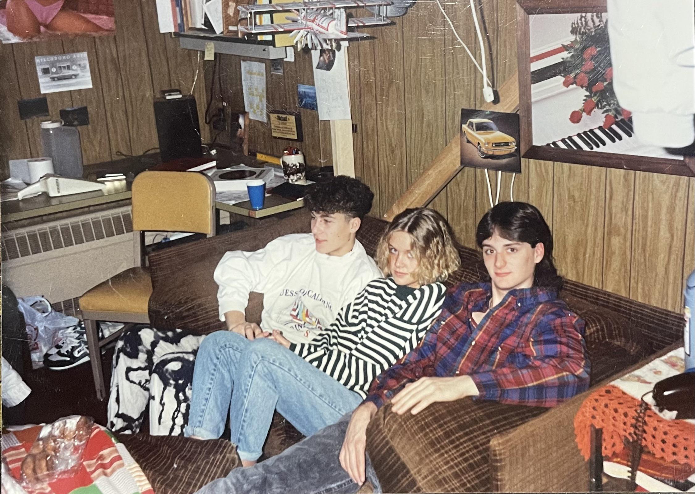 90s dorm room edition | Scrolller