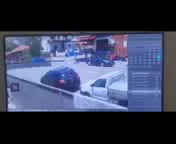 Who's at fault here? | Scrolller