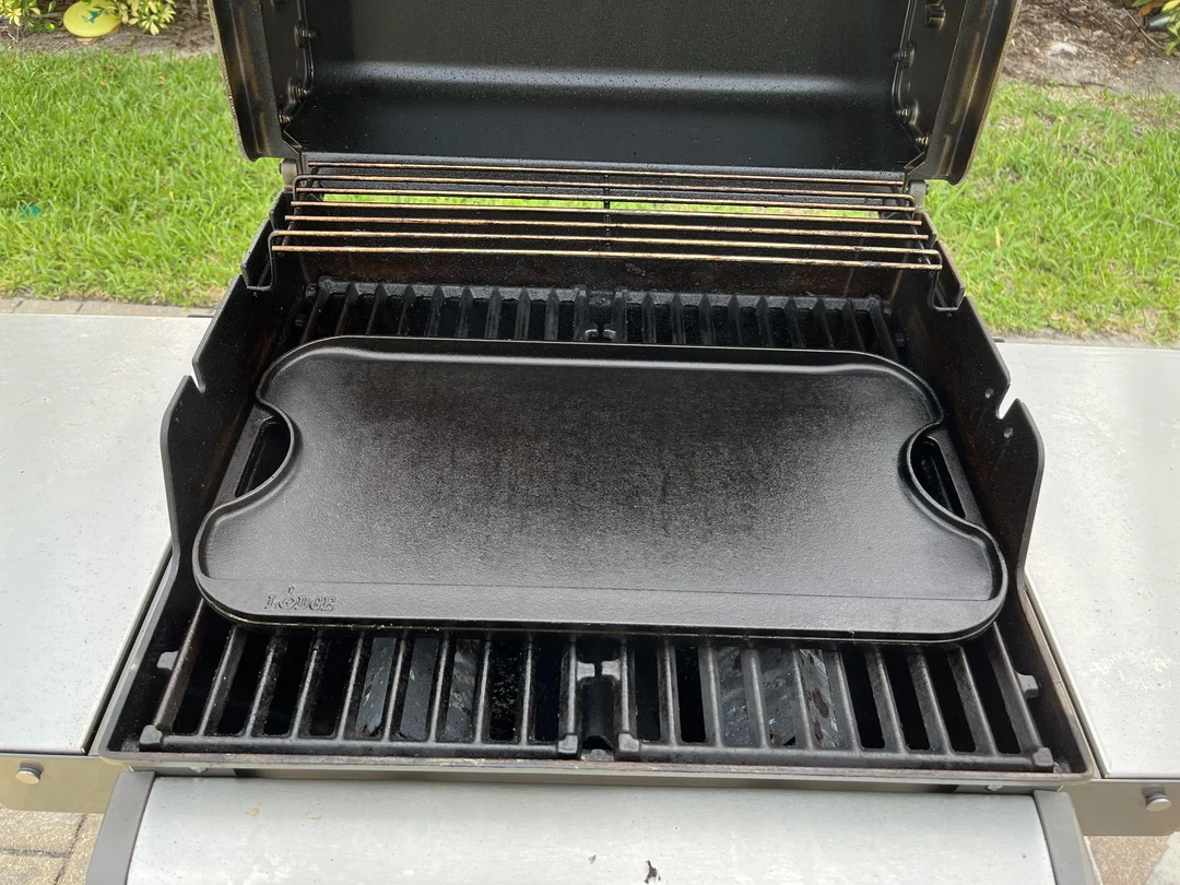 Any tips for keeping and cleaning pans outside? | Scrolller