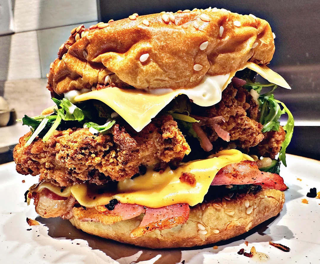 Another fried chicken sammich from me. Happy Friday to you all! 🫡 | Scrolller