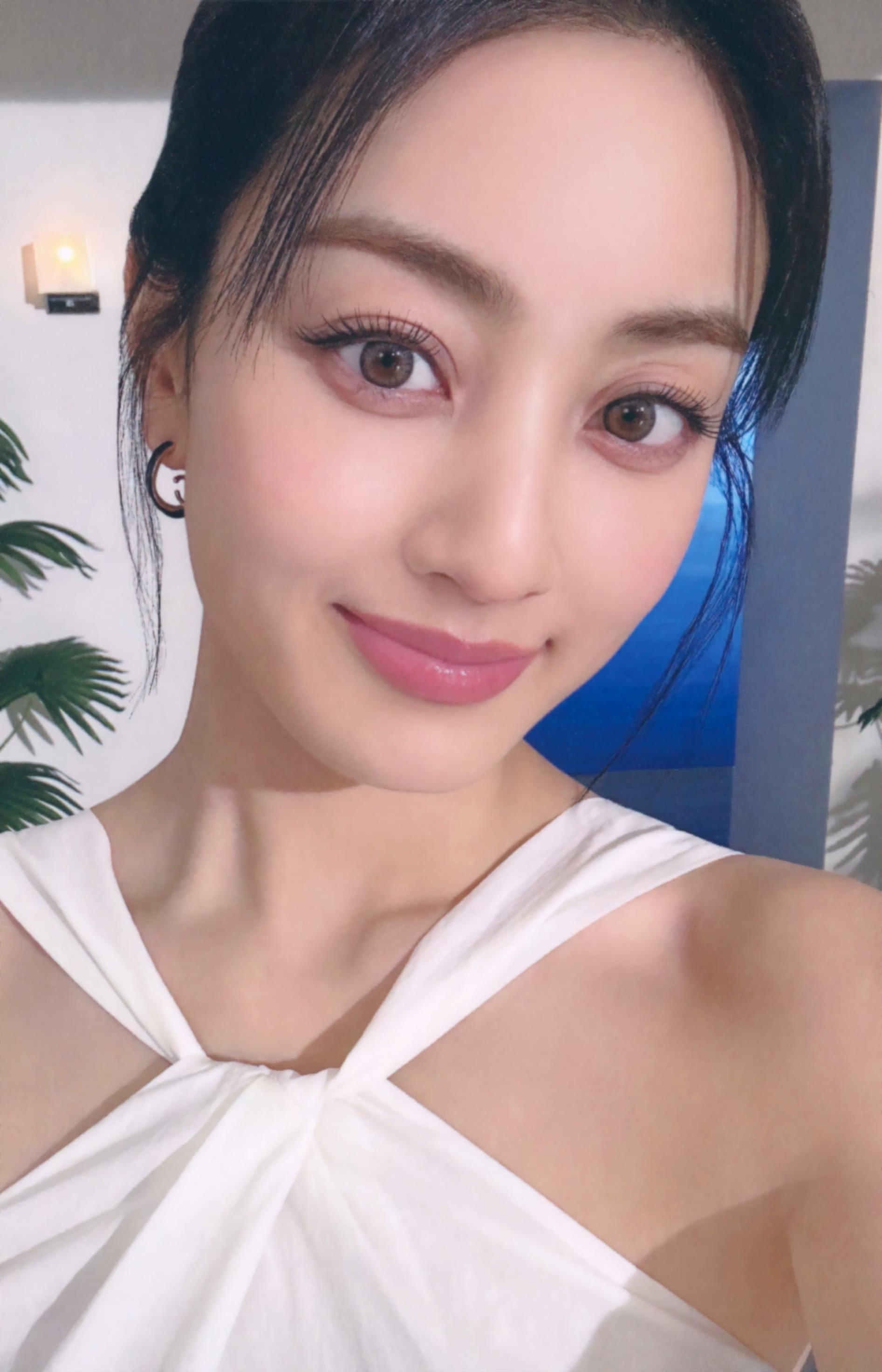 Jihyo | Scrolller