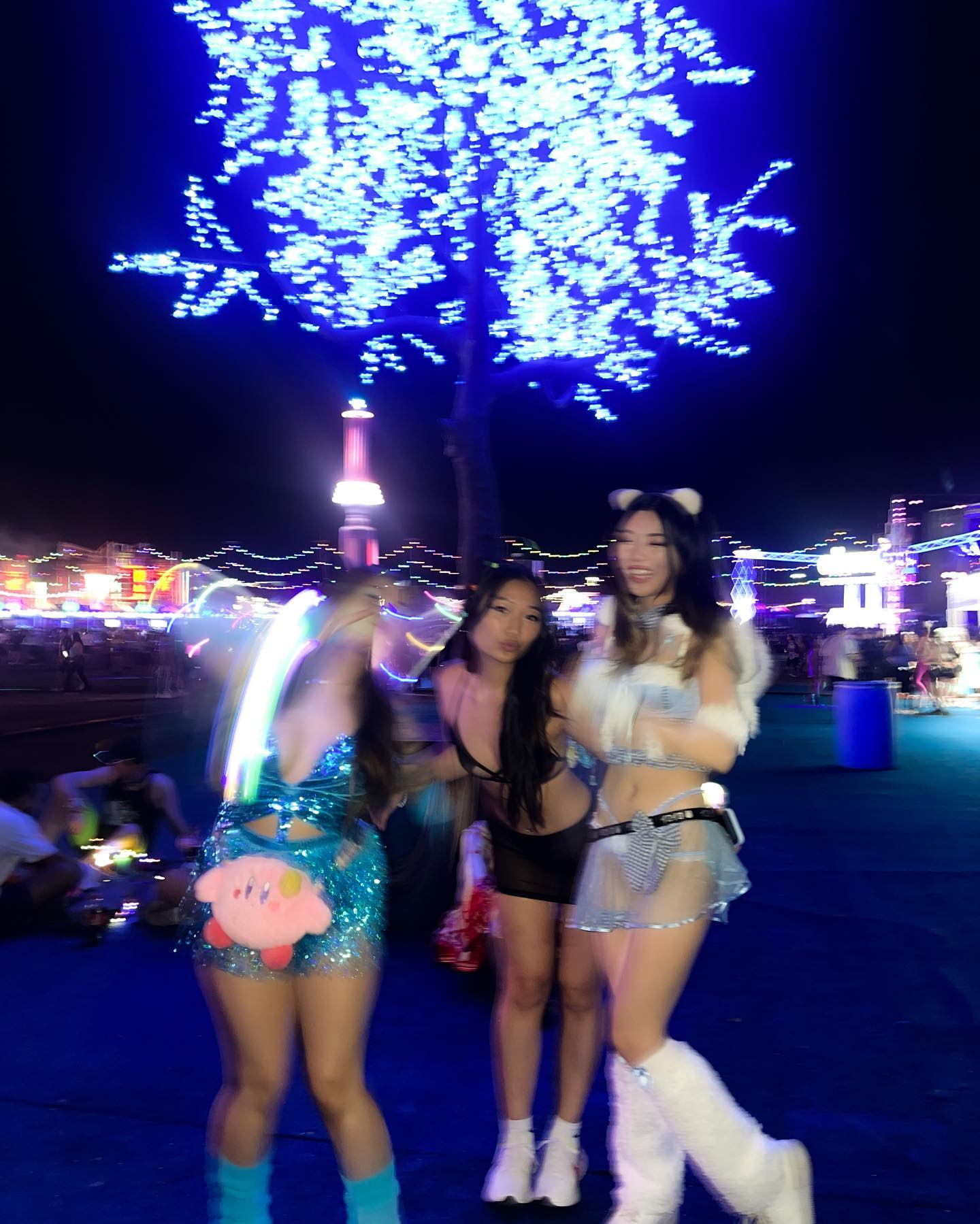Softi, Michelle and Jaime @EDC | Scrolller