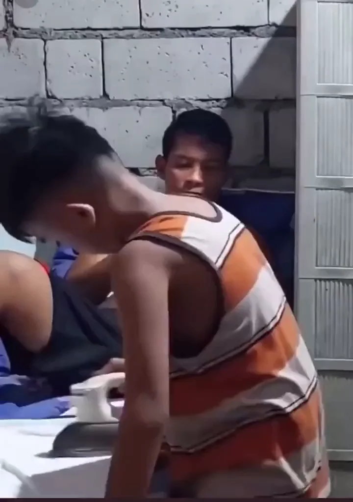 Son, watch out the iron !! | Scrolller