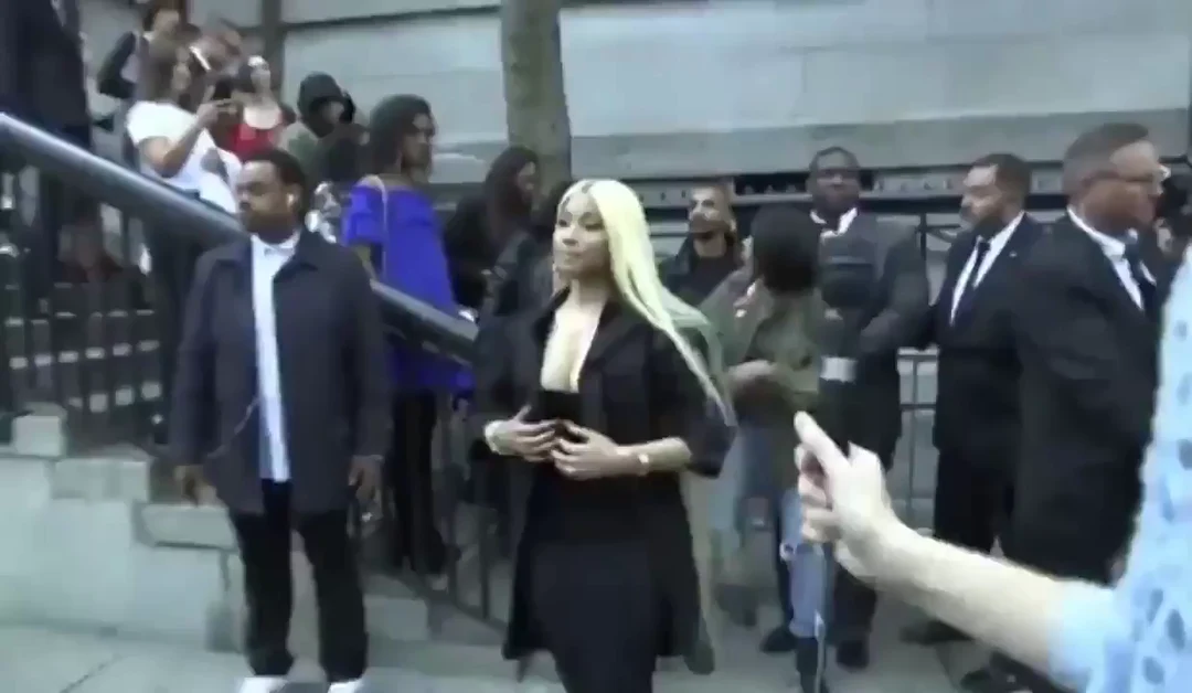 not Nicki trying to act like she was interested in the fashion show when the interviewer asks ...