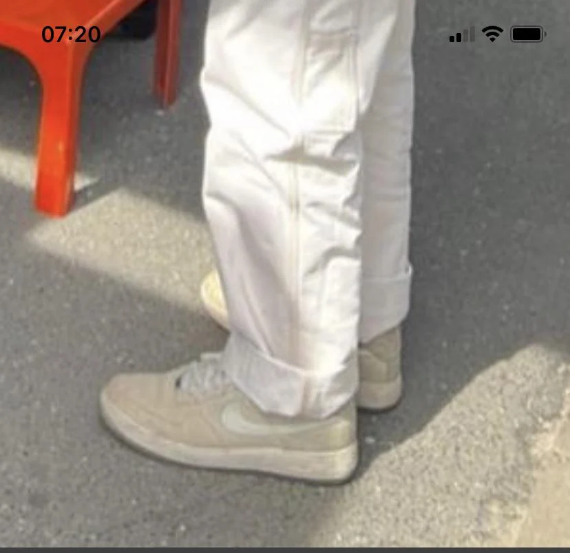 Help identifying these Nikes ?? | Scrolller