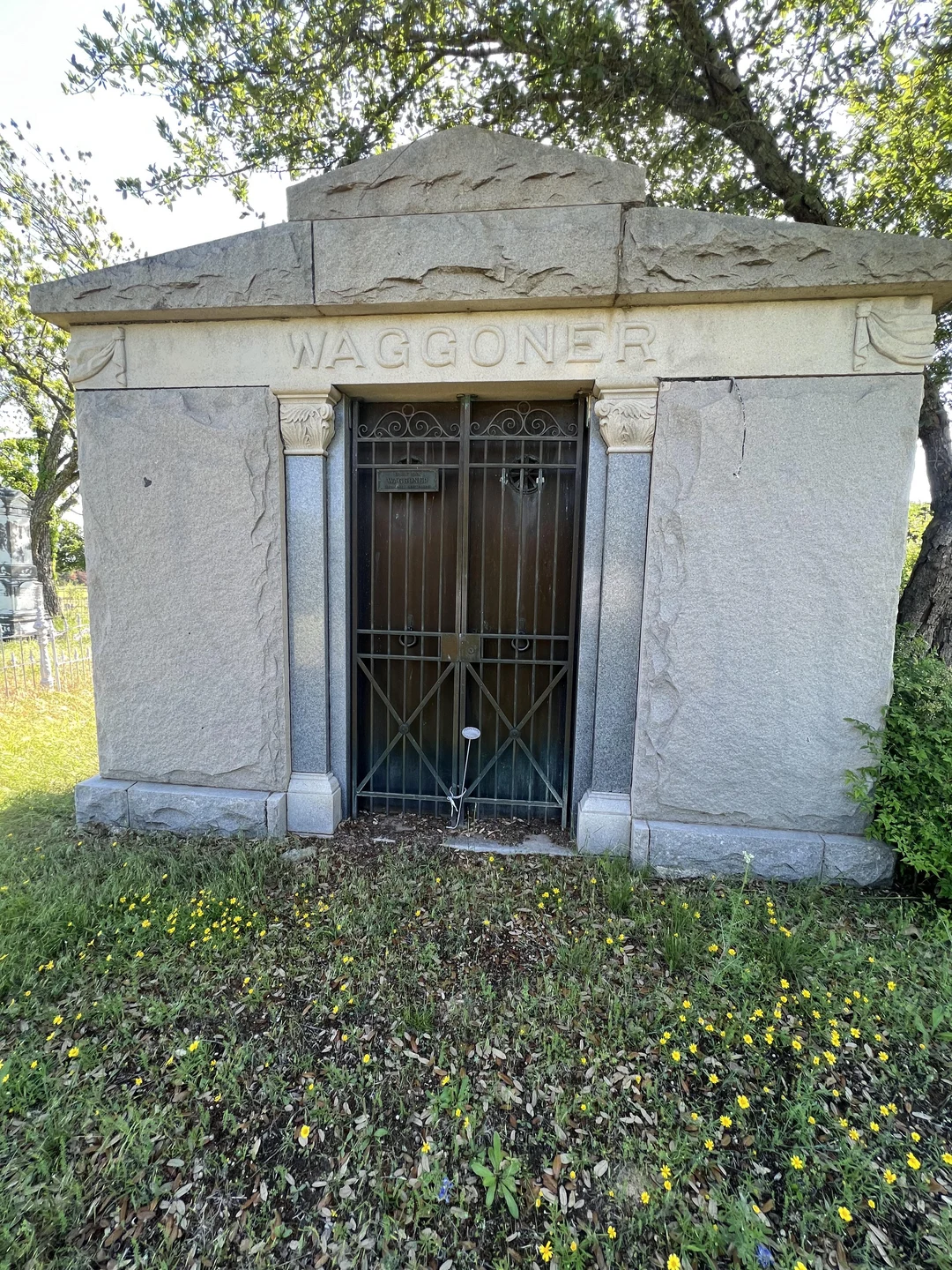 Mausoleum Monday | Scrolller