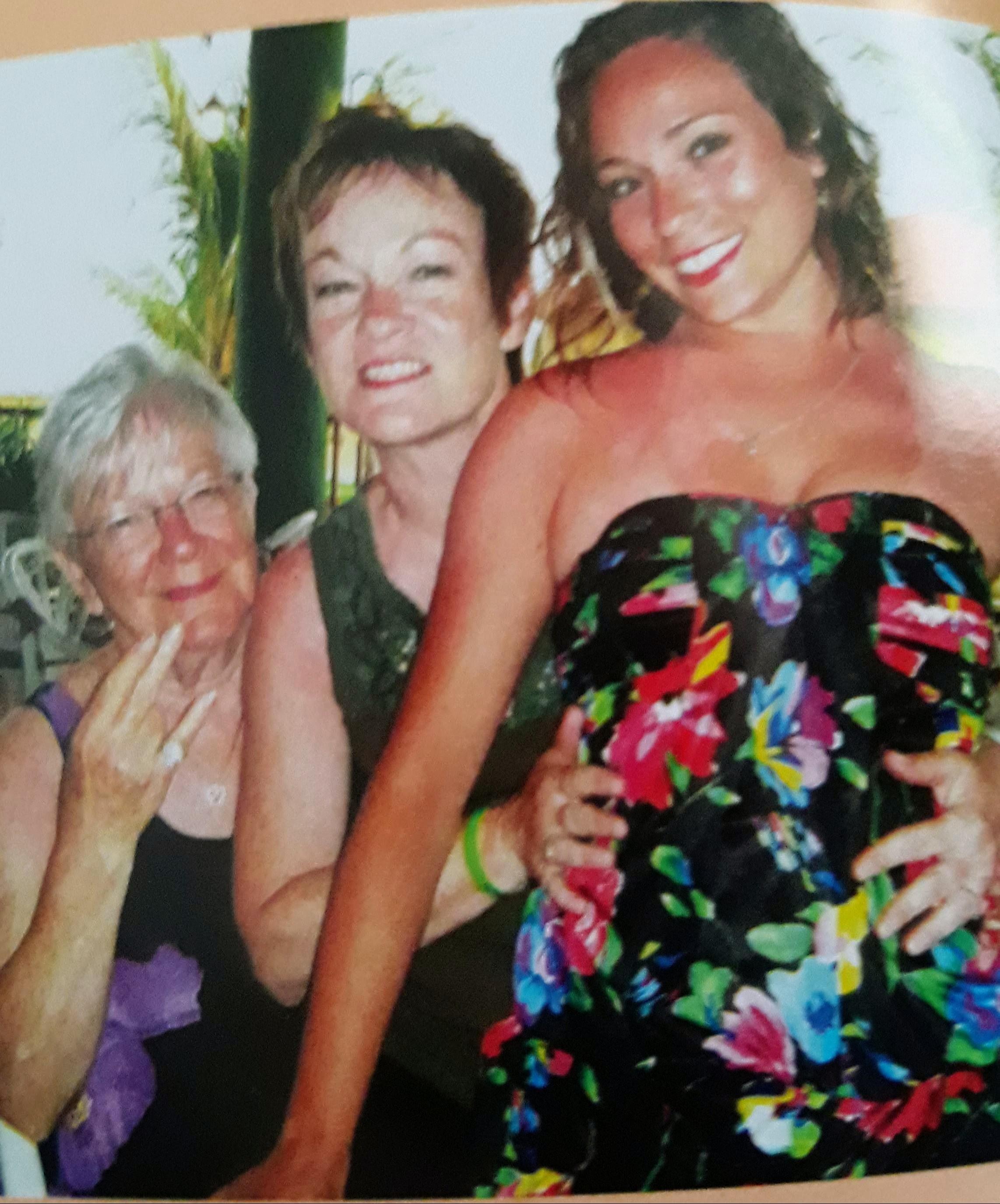 Granny knows what's up | Scrolller