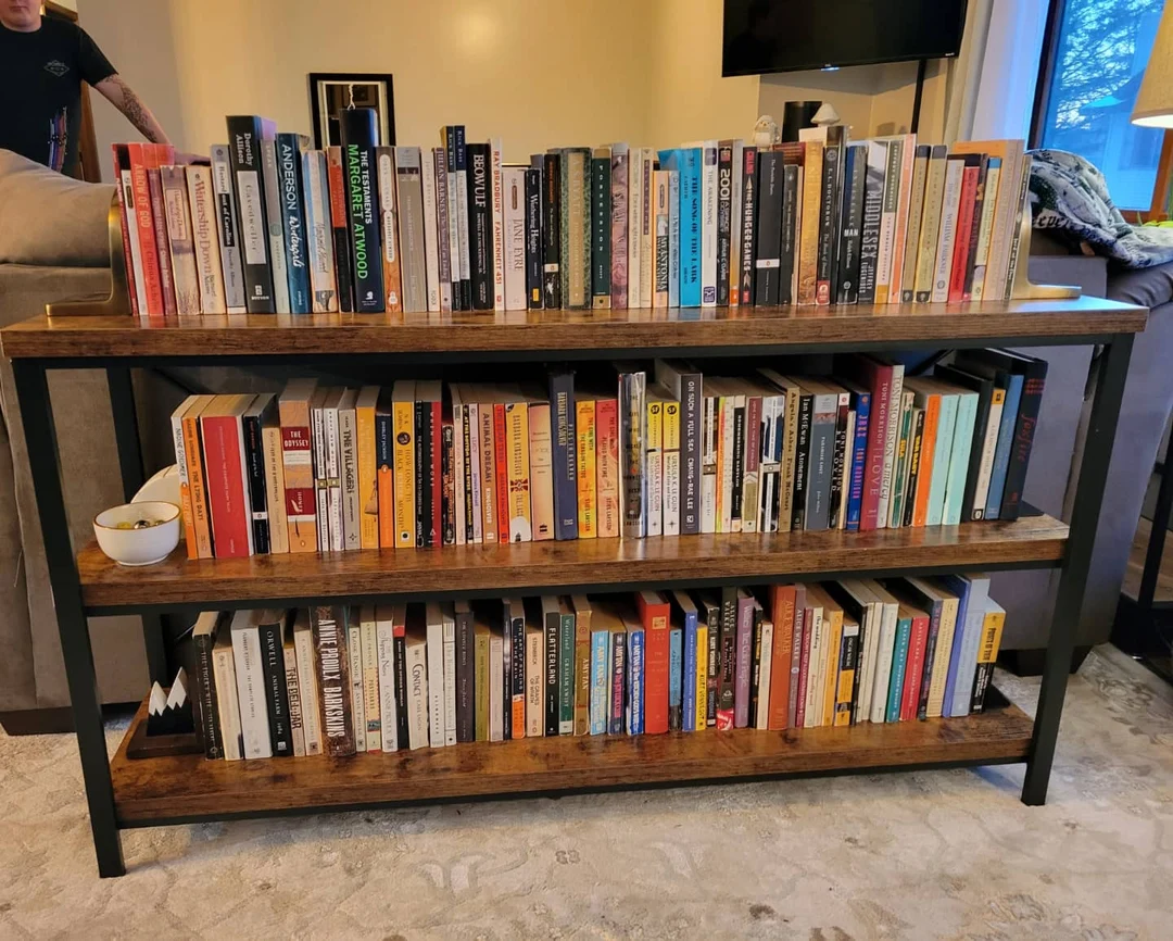 A very satisfying full fiction shelf! | Scrolller