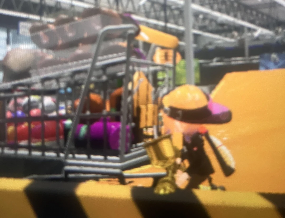 Why is the shopping cart so big?😭😭😭 | Scrolller