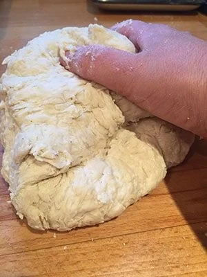 This recipe uses a basic white bread dough | Scrolller