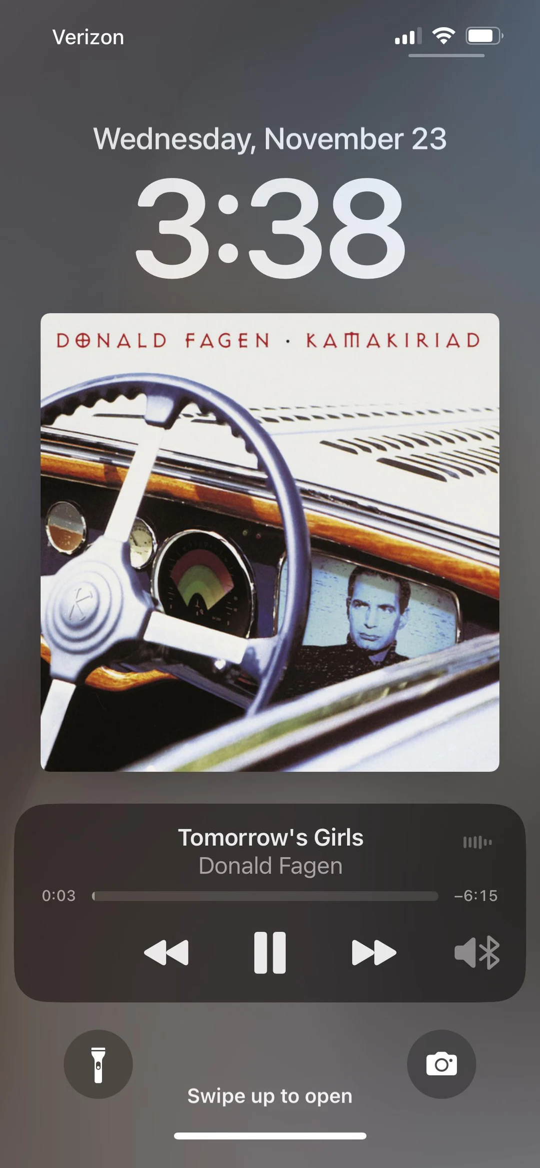 I love having big album art on Lock Screen again 😍😍 so satisfying | Scrolller