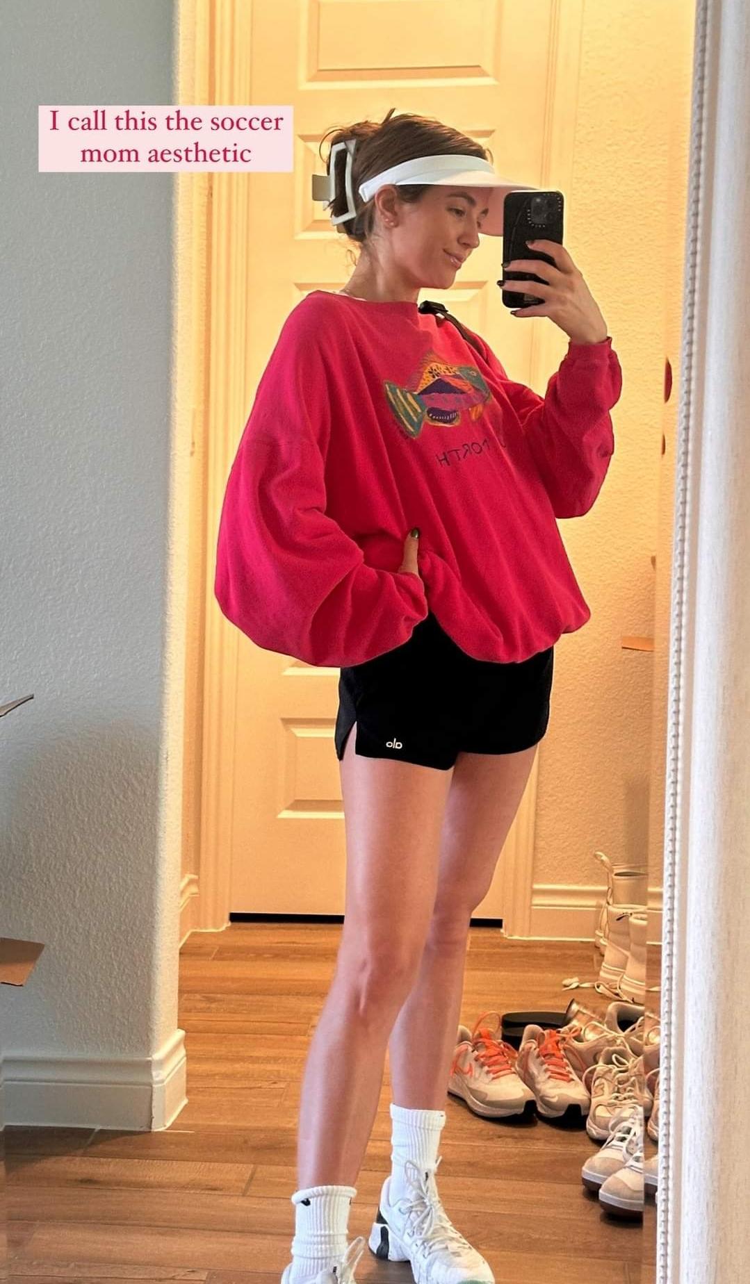 Hot Soccer Mom Scrolller 6552