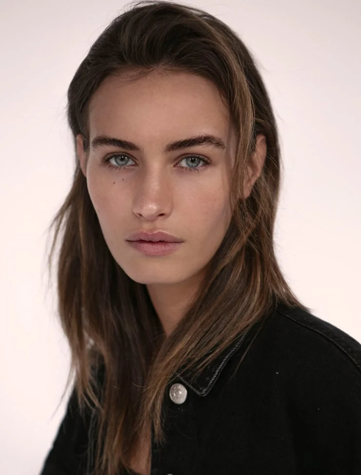 Betsy Volk | Scrolller