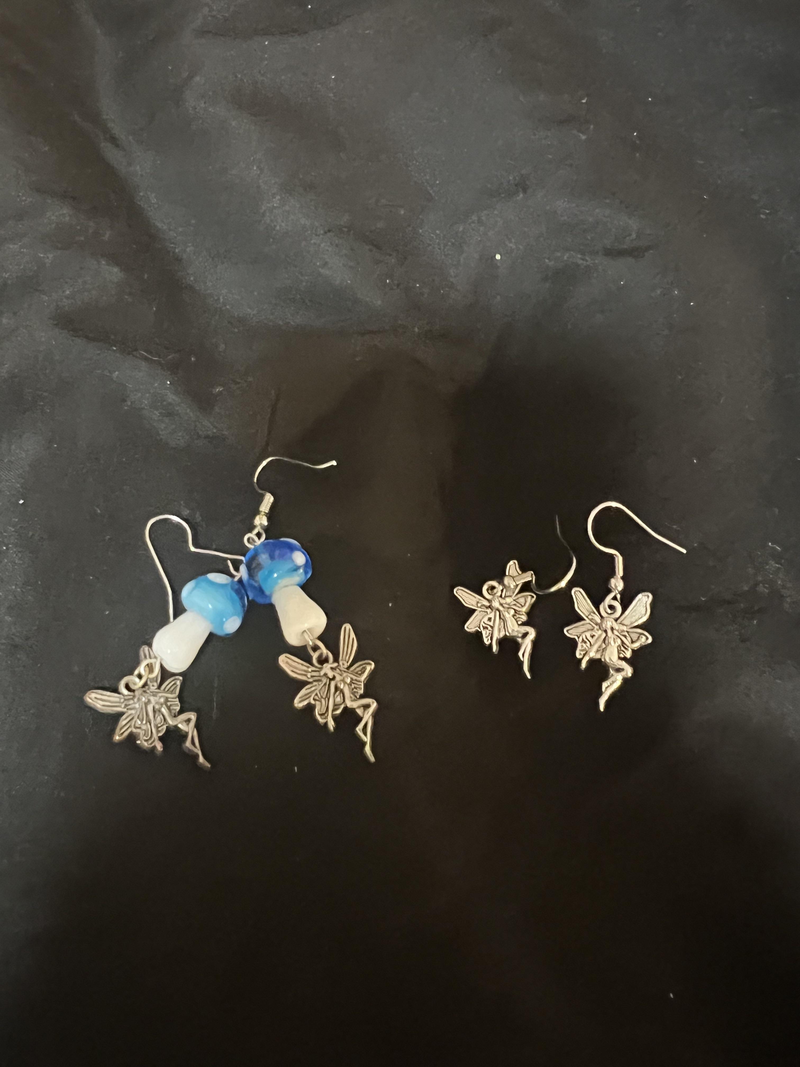 An alternative version of my mushroom earrings showed up today. Never seen the new pair before ...