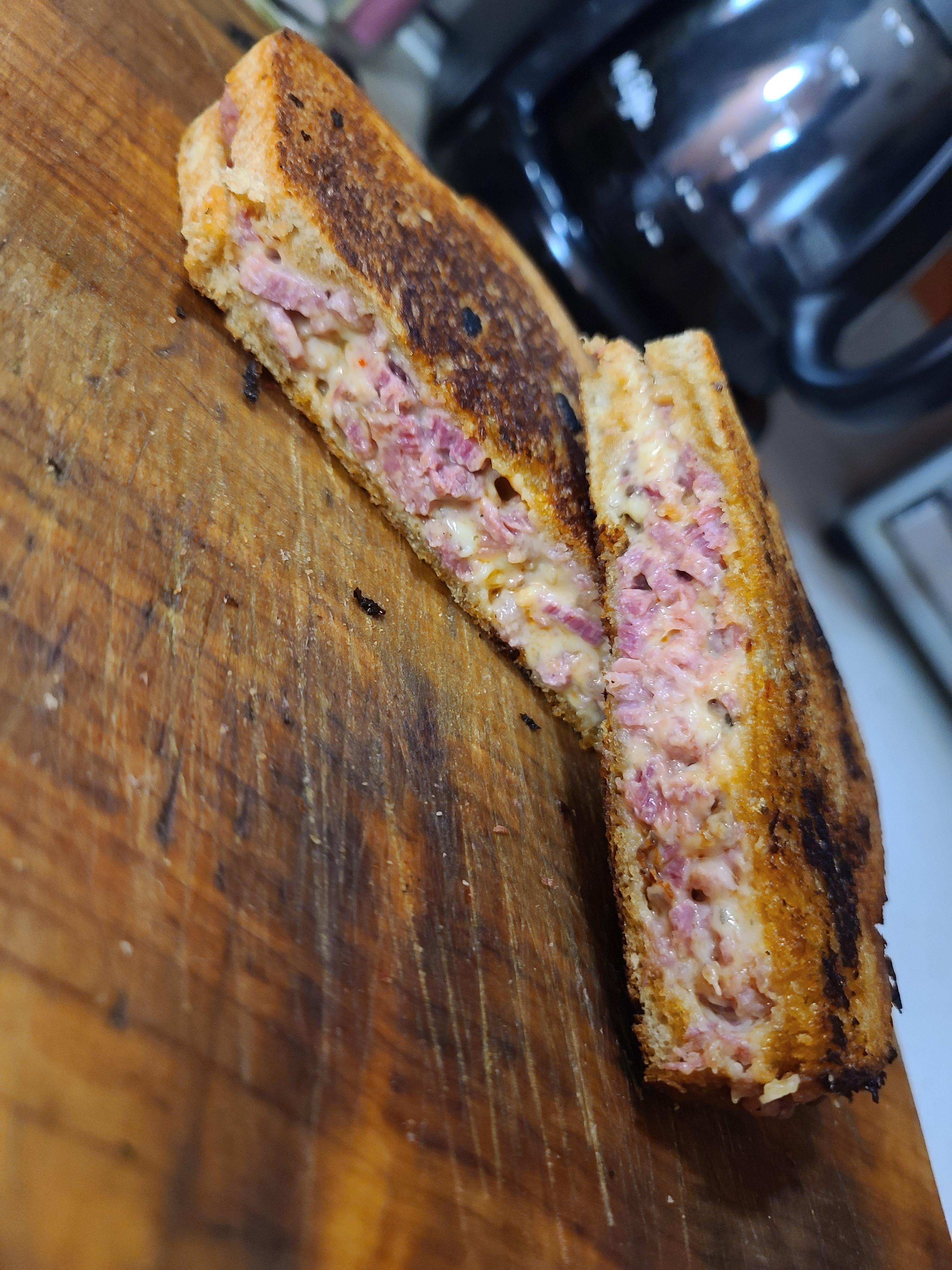 Pastrami Melt | Scrolller