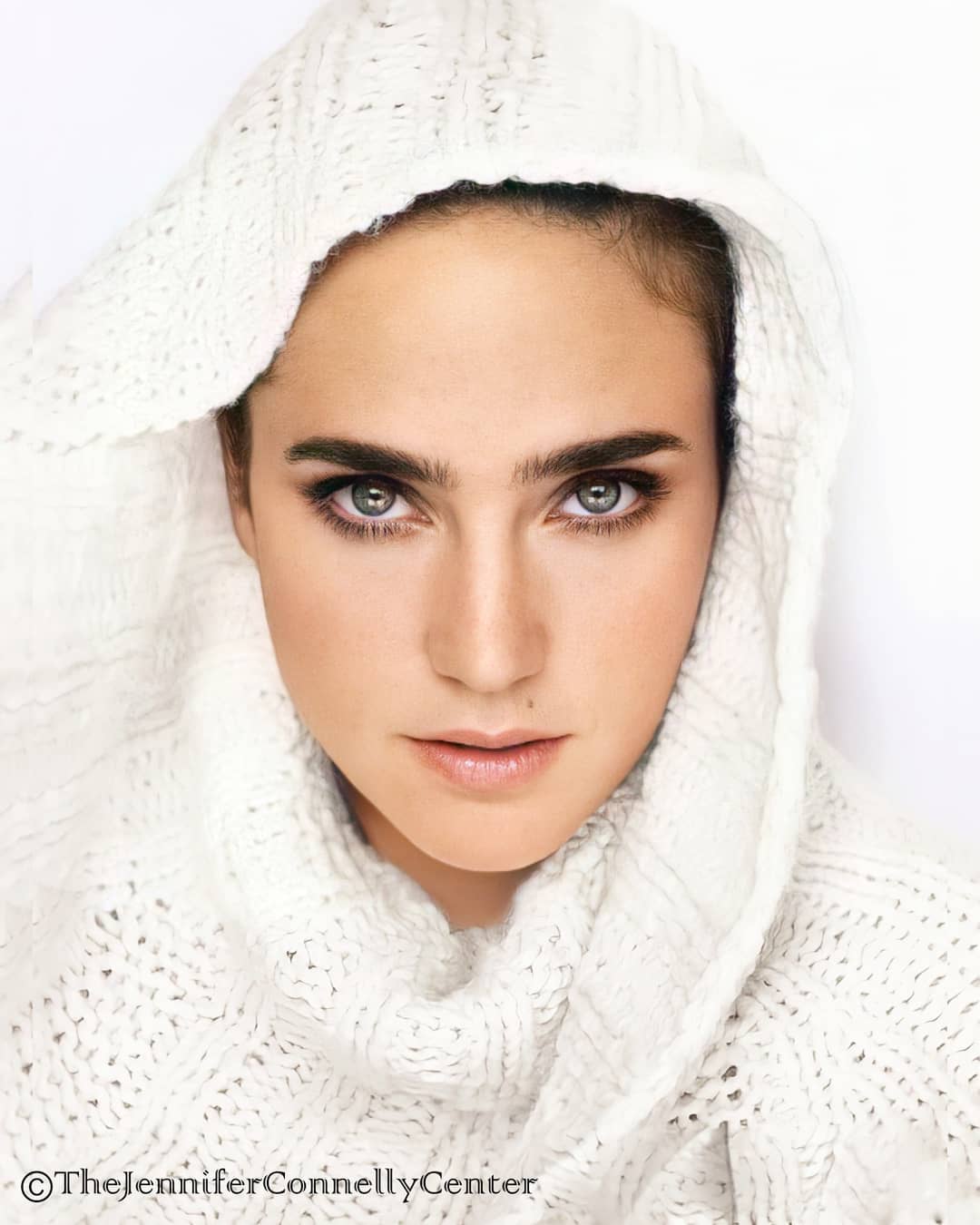 Jennifer Connelly Scrolller