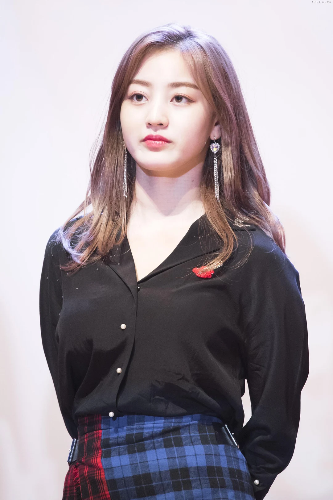 Jihyo | Scrolller