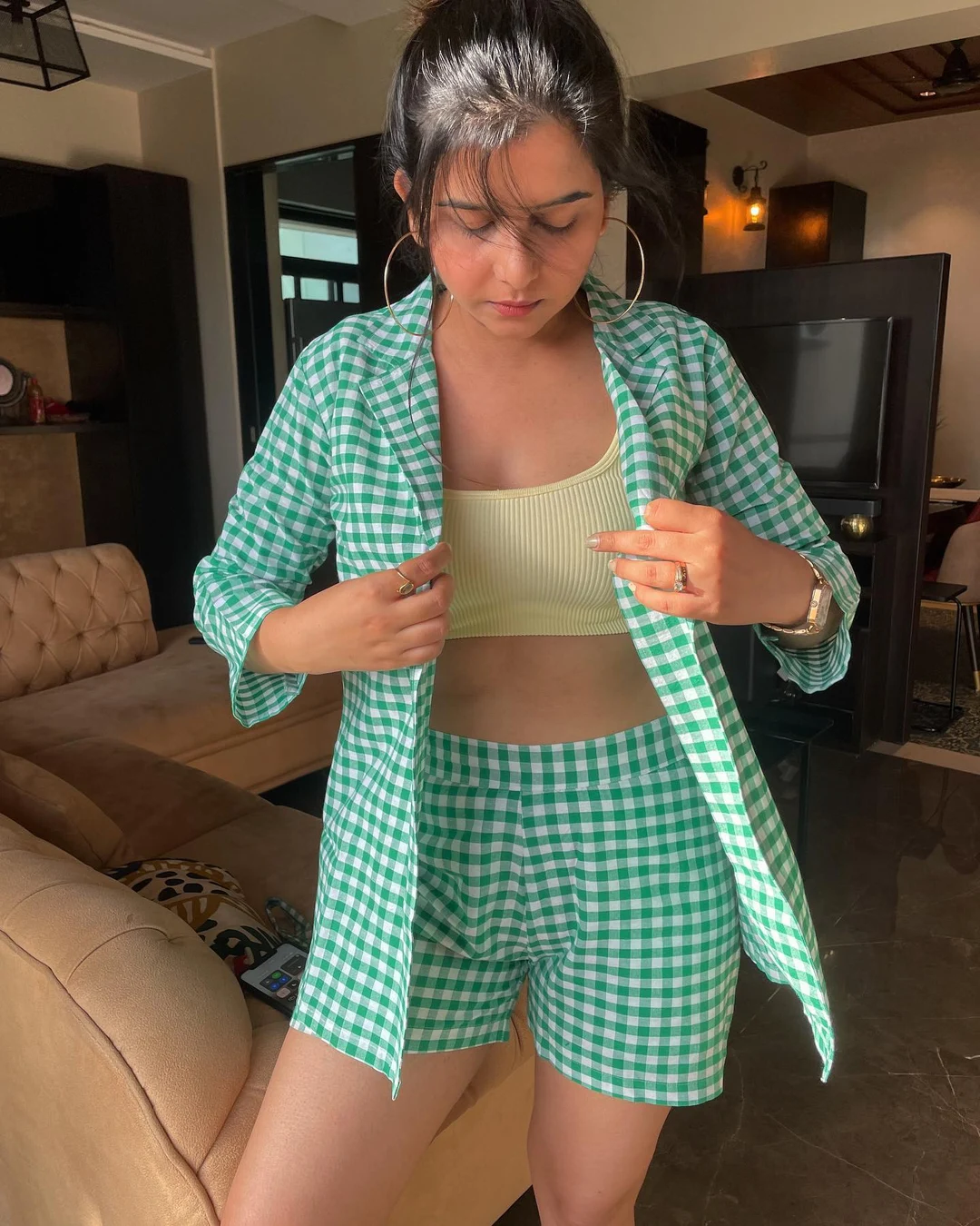 Checks pattern obsessed | Scrolller