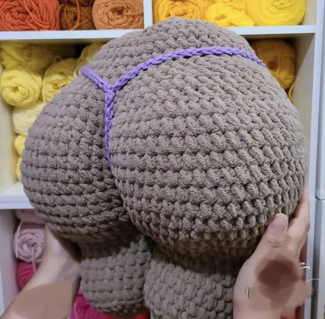 Booty pillow | Scrolller