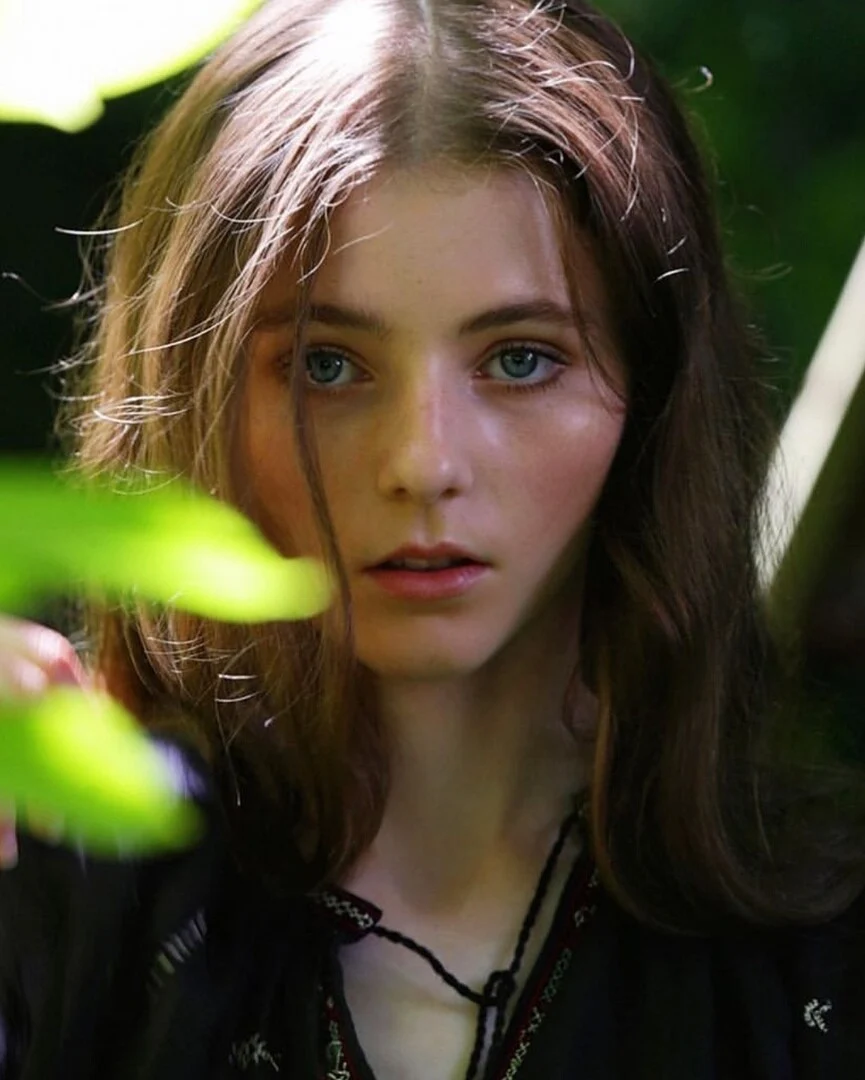 Thomasin McKenzie | Scrolller