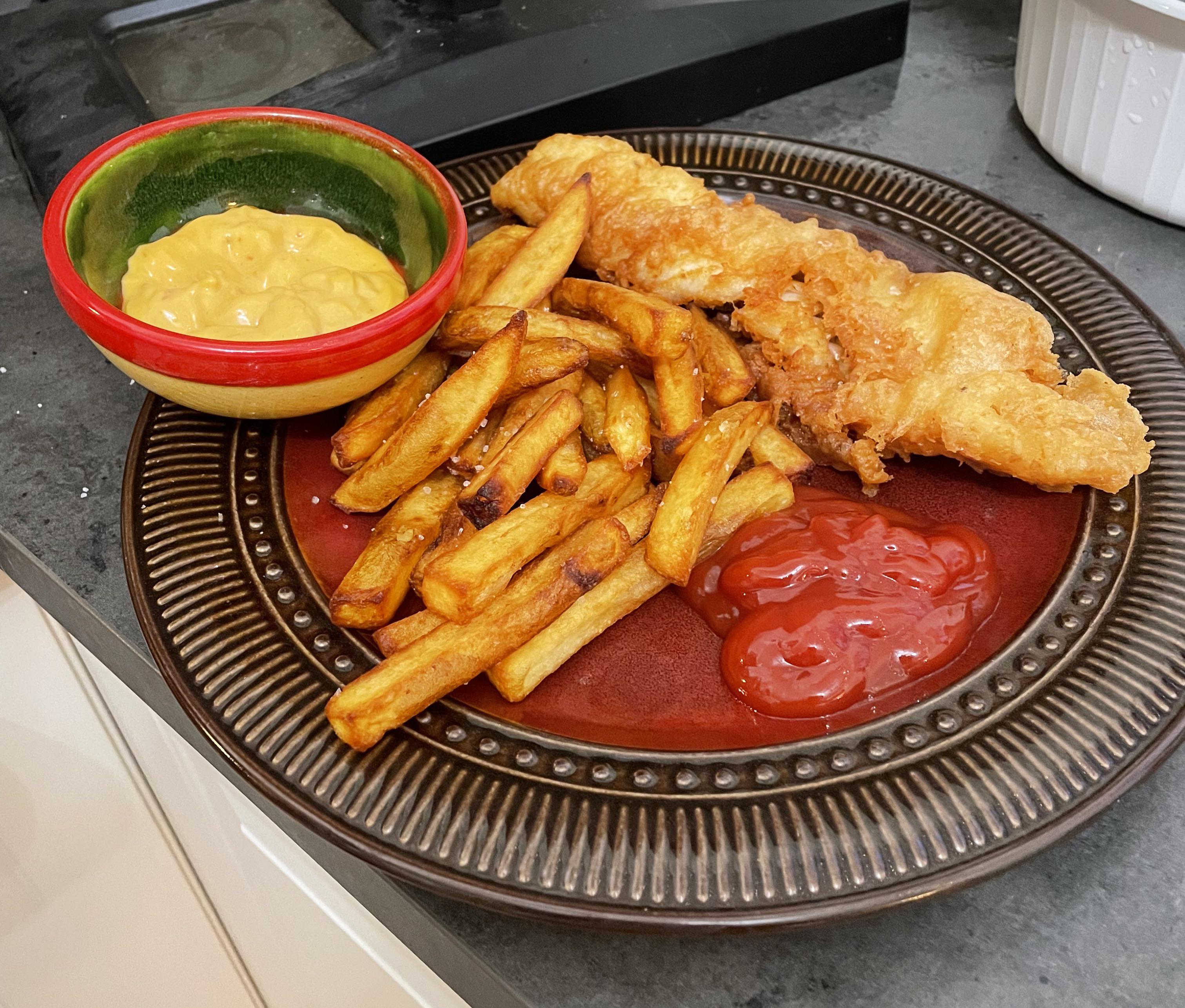 [homemade] Fish and chips | Scrolller