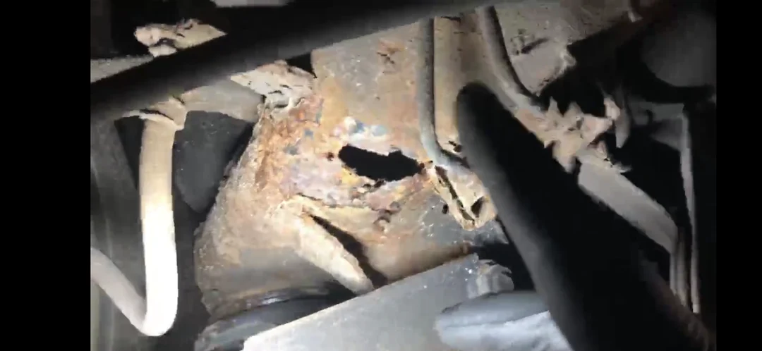 Does this look rusty to you? 05, E90 | Scrolller