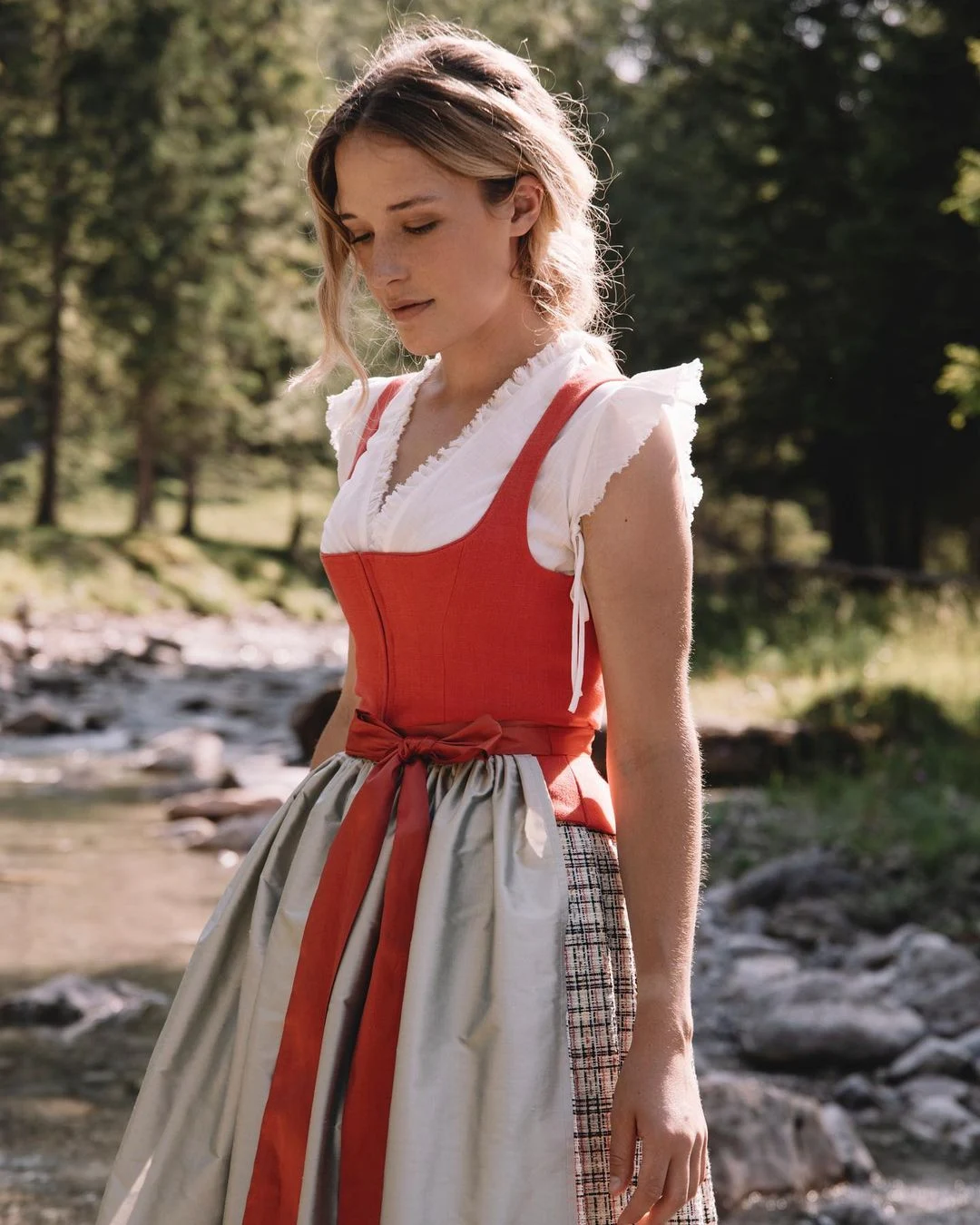 Dirndl | Scrolller