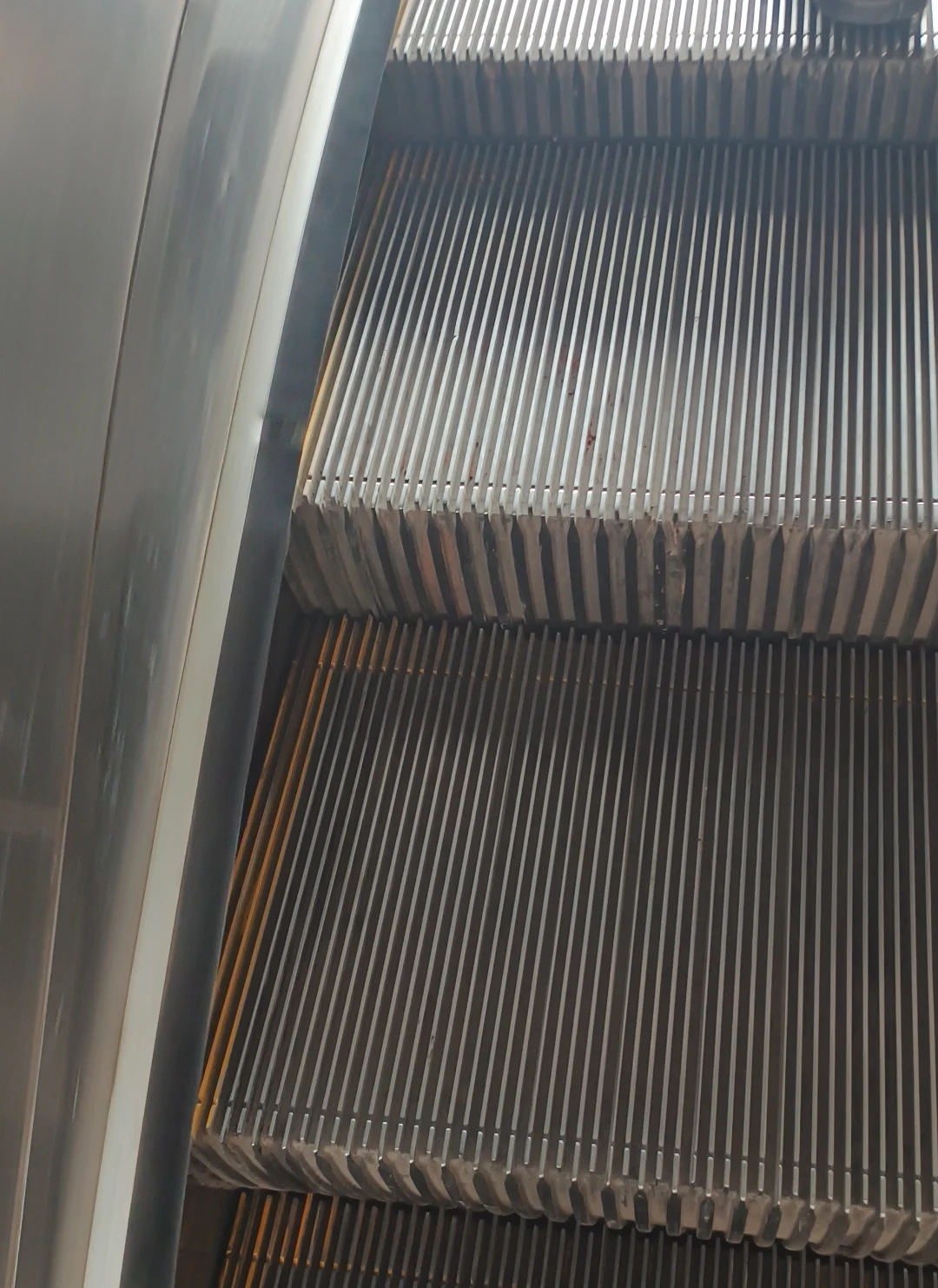 Someone literally spit on the escalators | Scrolller