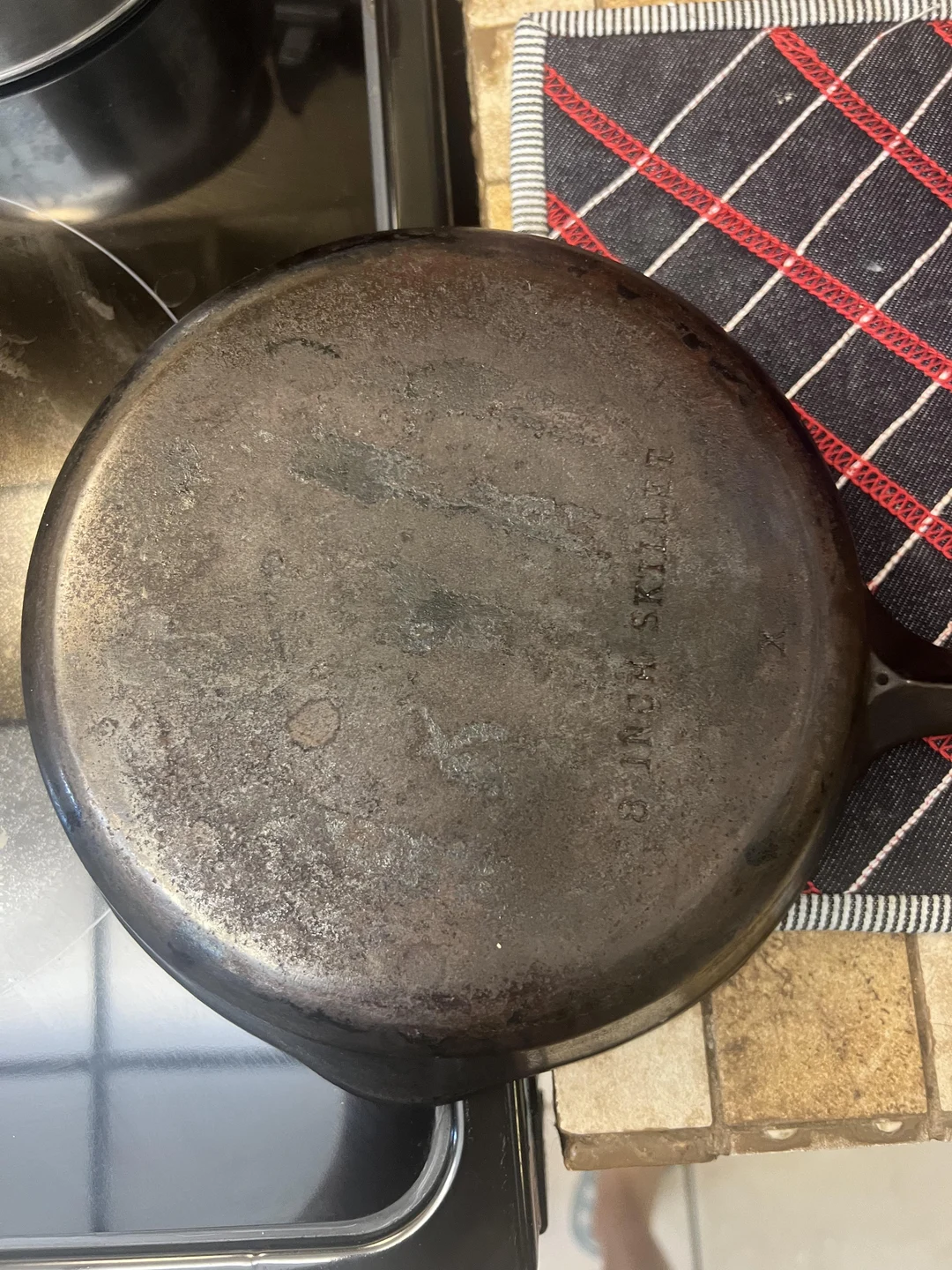 Bottom of pan | Scrolller