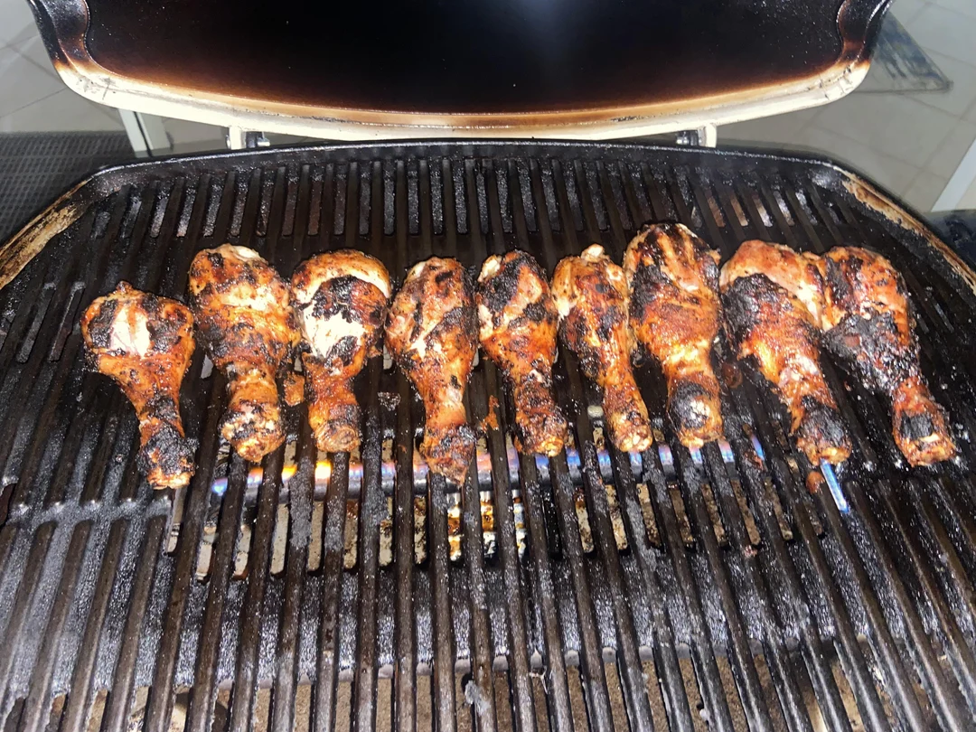 Char grilled drumsticks | Scrolller