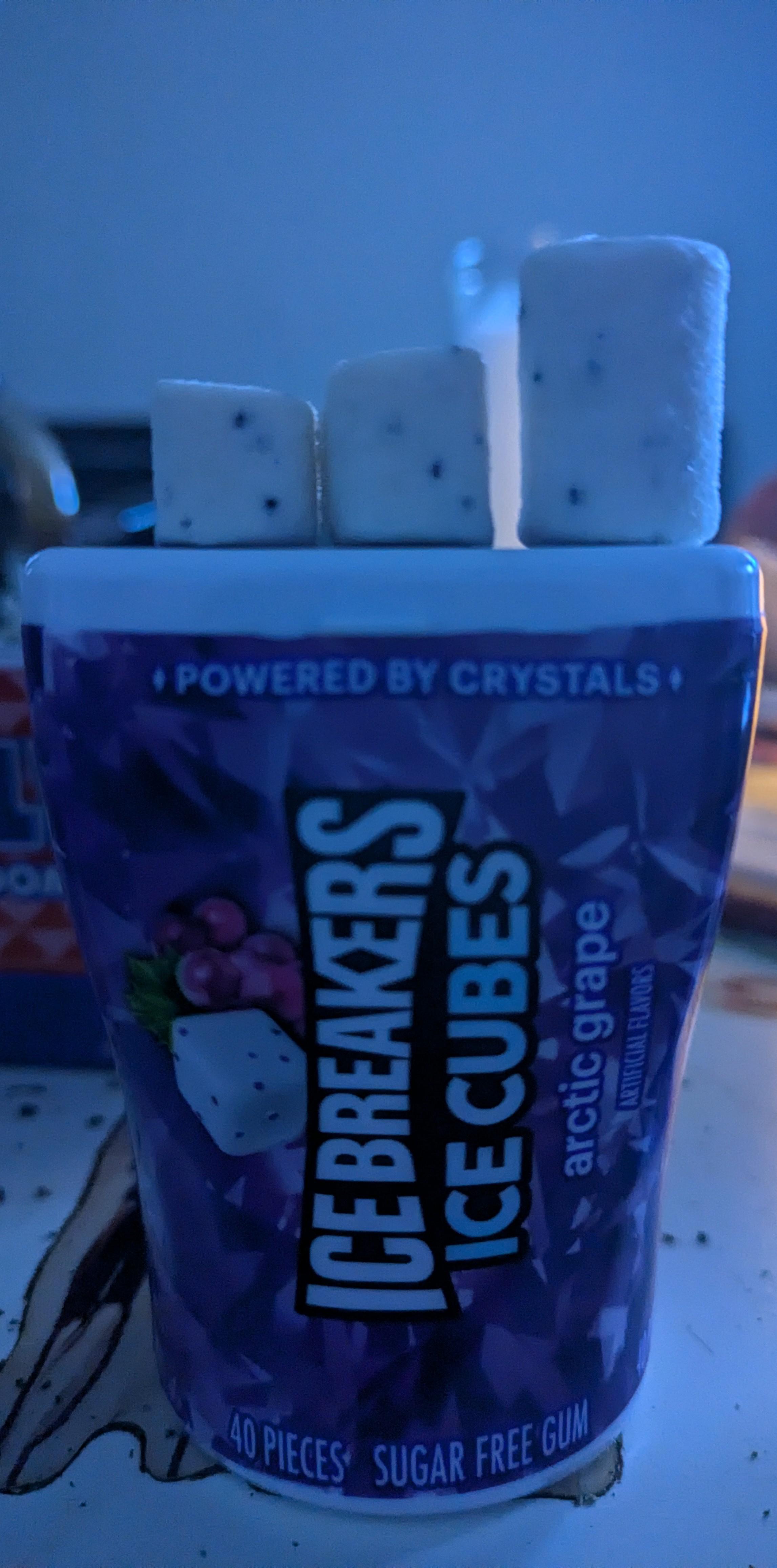 One of the pieces of gum came out far taller than the others | Scrolller