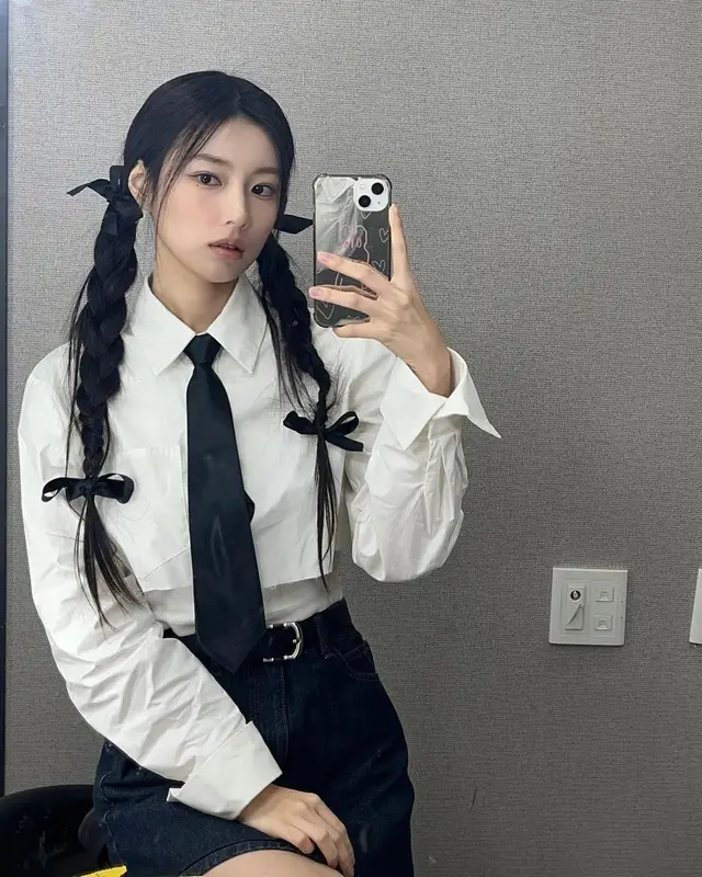 221218 Kang Hyewon Instagram Update | Scrolller