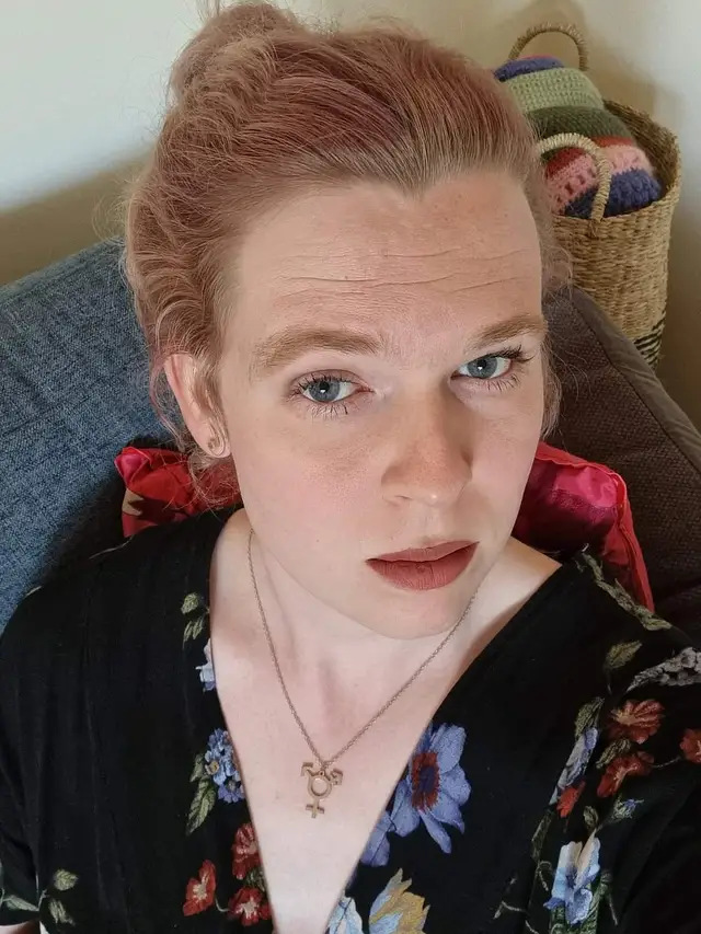 A picture from a year ago popped up in my Facebook memories and oh my god I looked so pretty ...