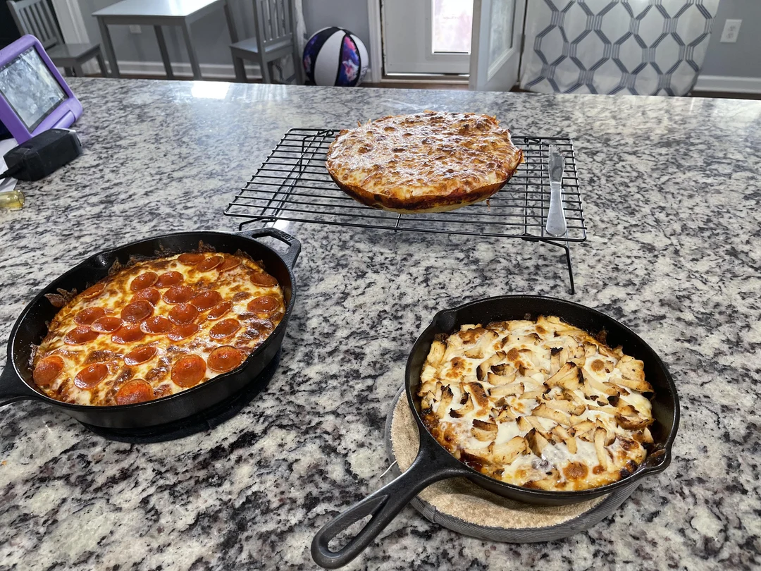 Deep Dish Pizza | Scrolller