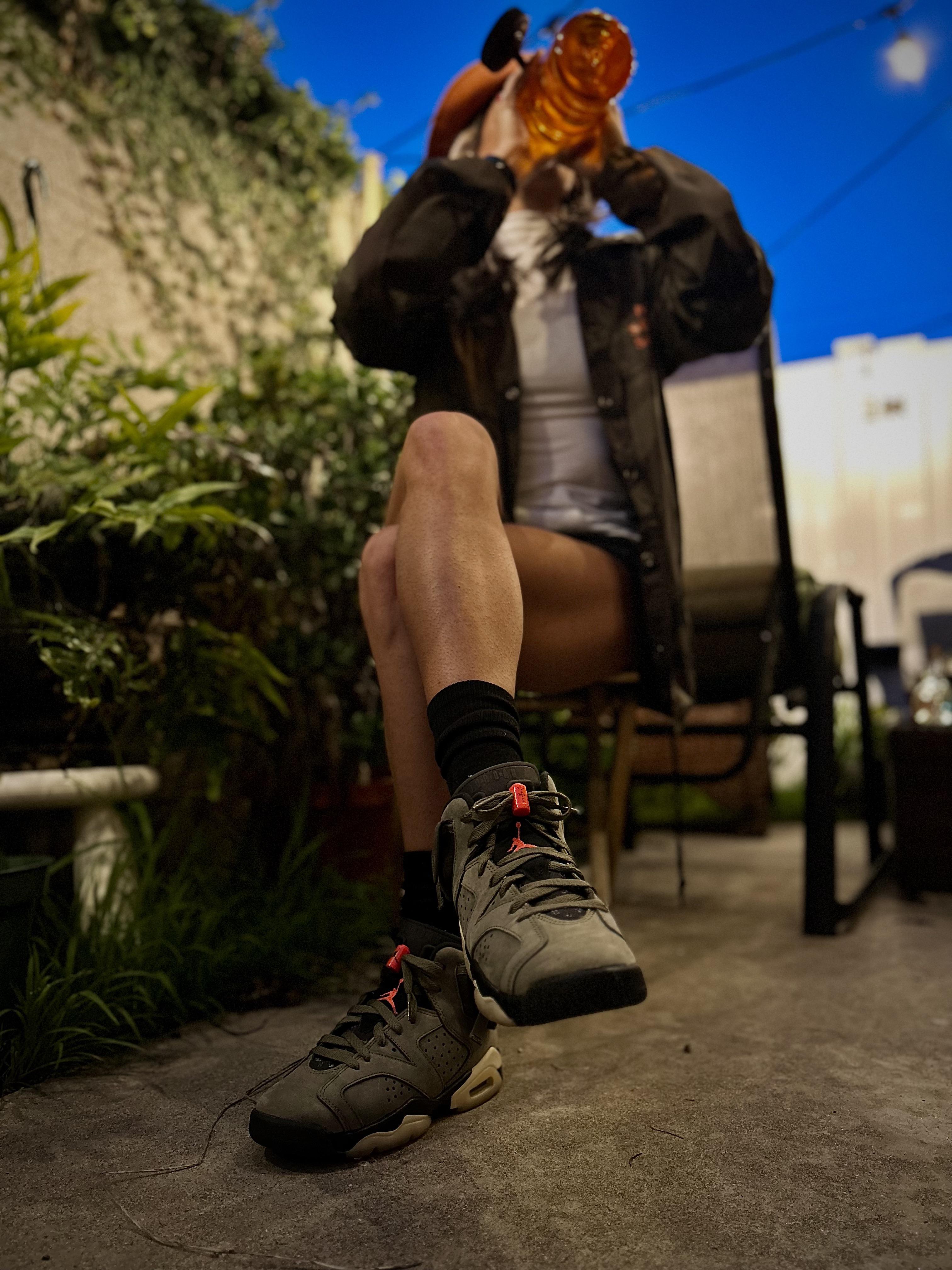 Siri, play Coordinate by Travis Scott | Scrolller